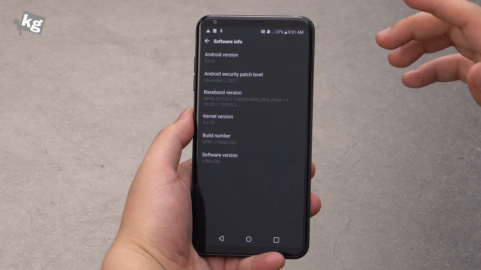 Mở hộp V30 Signature Edition: Smartphone giá 2000 USD của LG