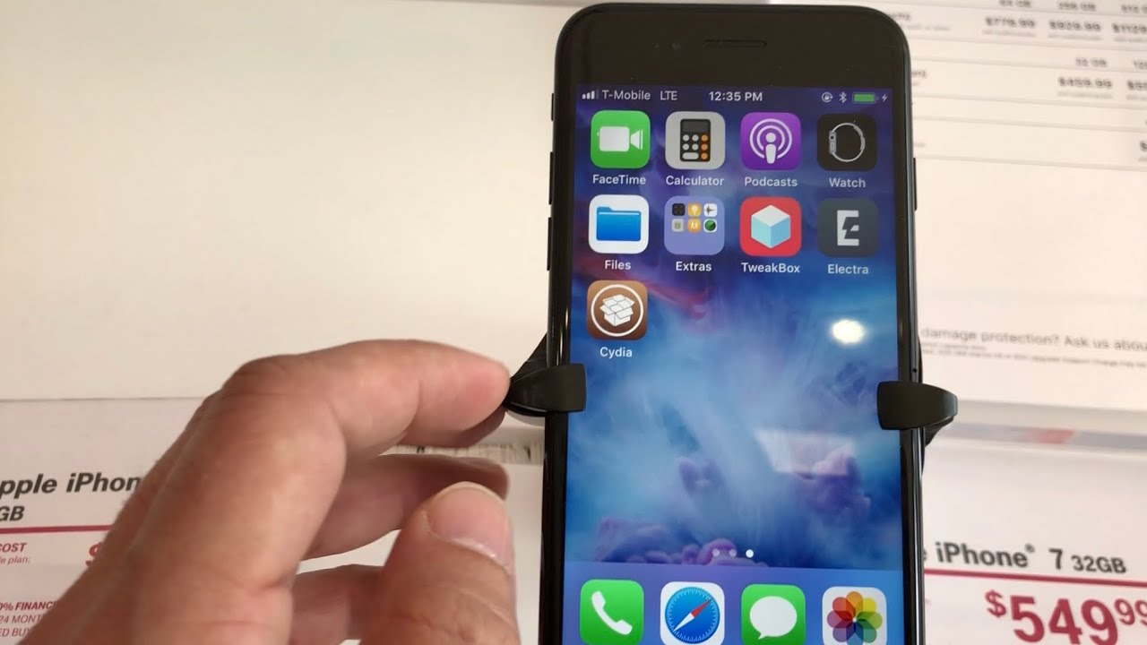 Hài hước: Anh chàng này đã jailbreak thành công chiếc iPhone 7 ngay tại ...