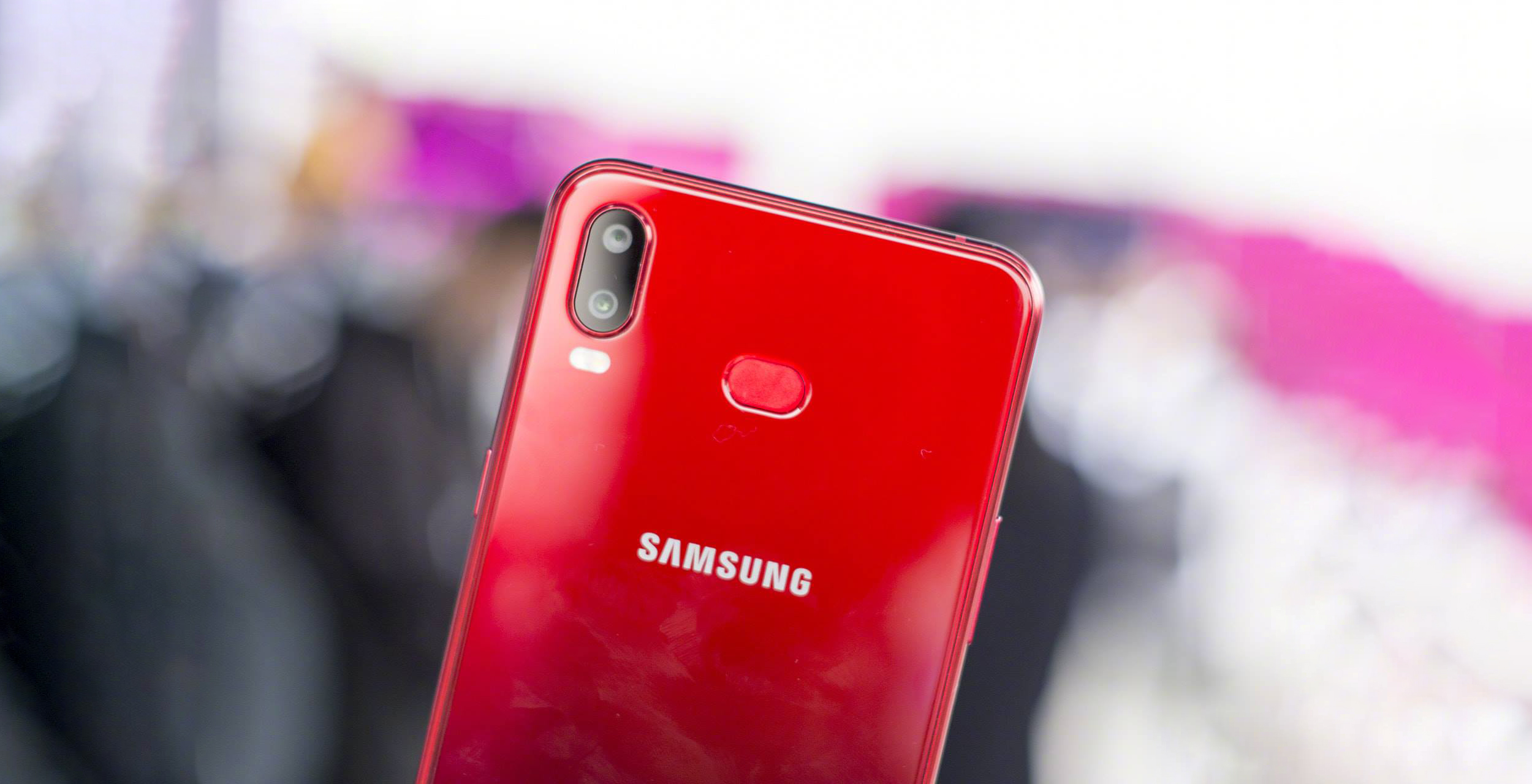 Samsung Galaxy A6s ra mắt: Snapdragon 660, camera kép, mặt lưng kính ...
