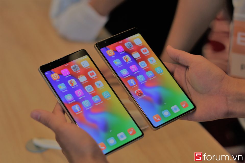 Thêm 3 triệu, Bphone 3 Pro có gì hơn Bphone 3?