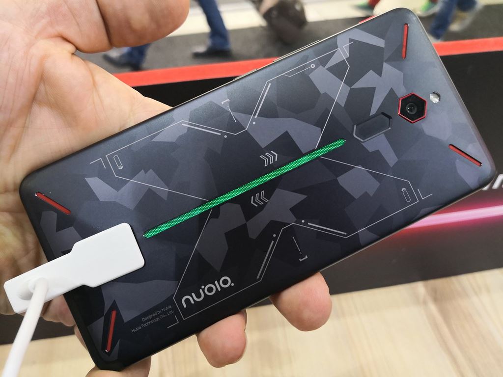 Smartphone chuyên game Nubia Red Magic 2 sẽ có tản nhiệt bằng cả chất ...