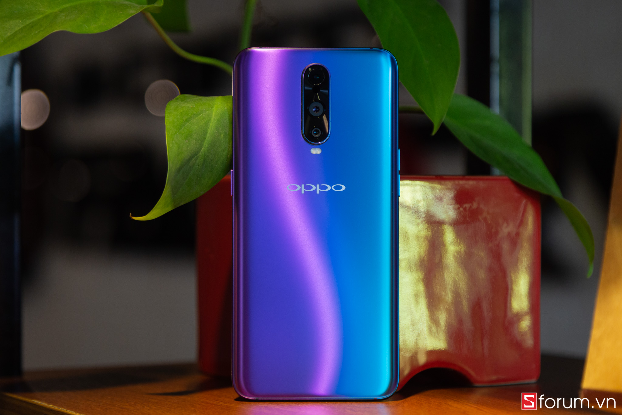 OPPO R17 Pro liệu đắt nhưng có "xắt ra miếng"?