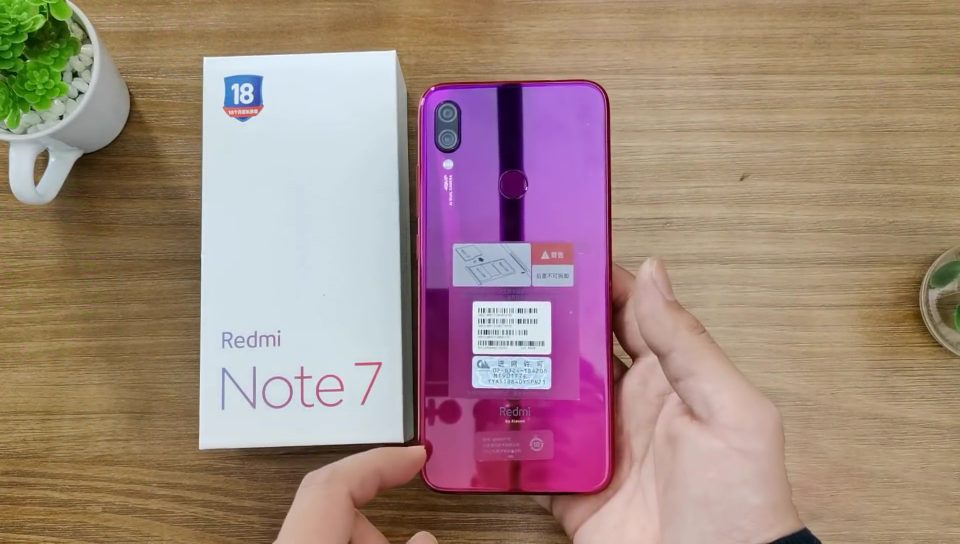 Mở hộp Redmi Note 7: Snapdragon 660, camera 48MP, chống nước, sạc nhanh ...