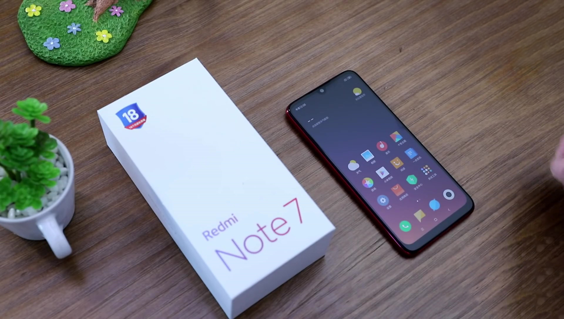 Mở hộp Redmi Note 7: Snapdragon 660, camera 48MP, chống nước, sạc nhanh ...