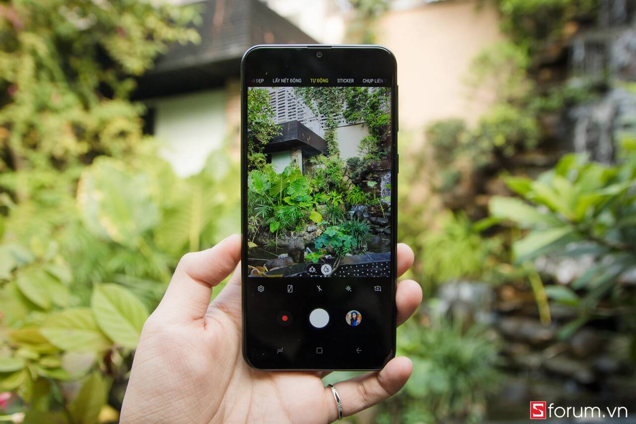 Samsung Galaxy M20 ra mắt tại VN: Màn hình Infinity-V, camera kép, pin ...