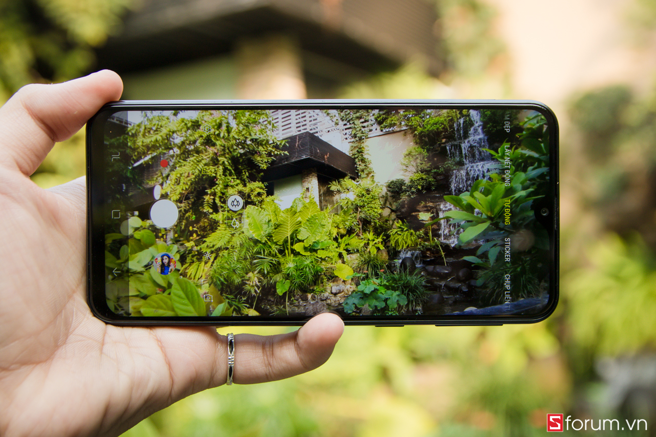 Trên tay Galaxy M20 chính hãng: Màn hình Infinity-V, camera kép, USB-C ...