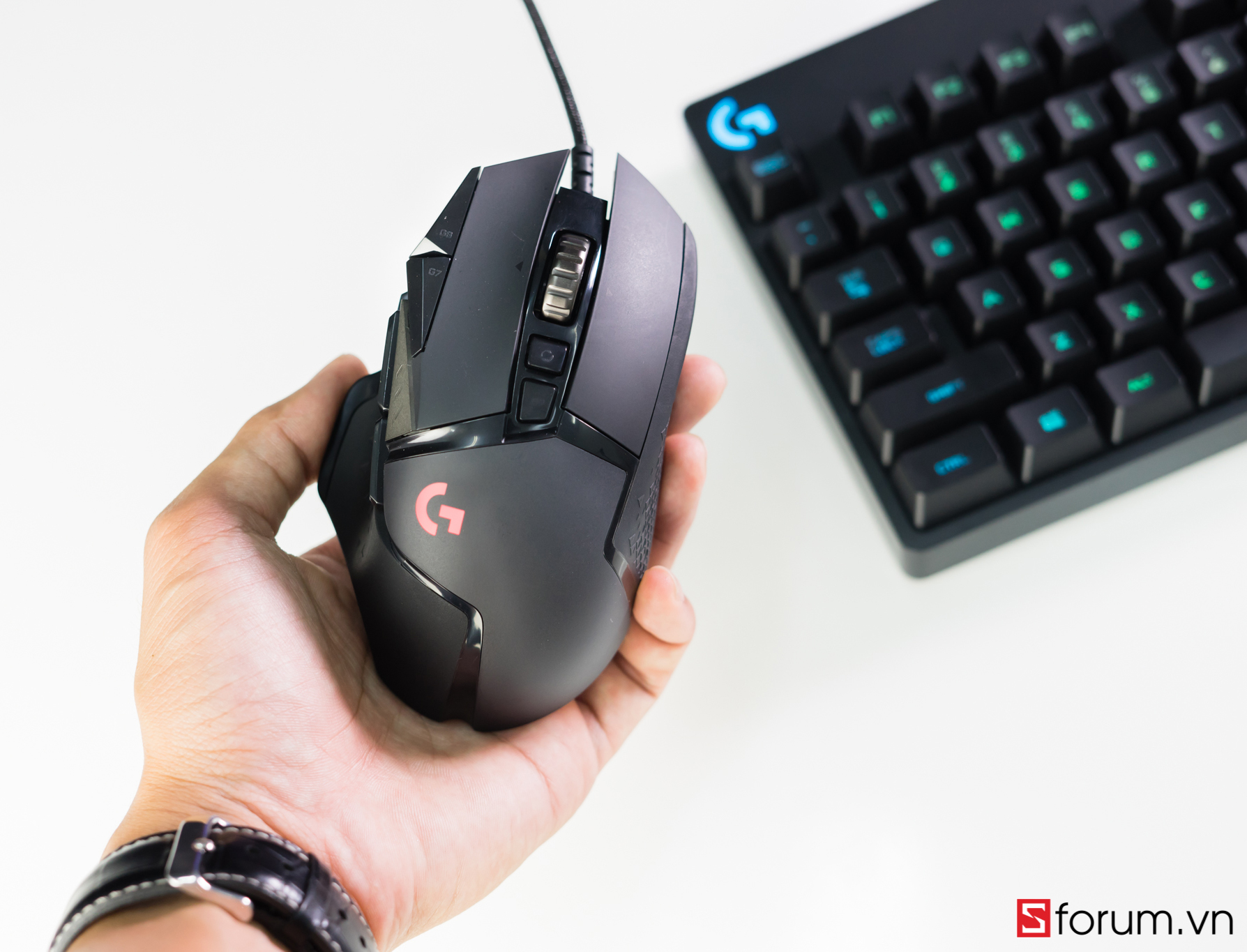 Đánh giá Logitech G502 Hero: Thiết kế hầm hố, cảm biến HERO cao cấp và ...