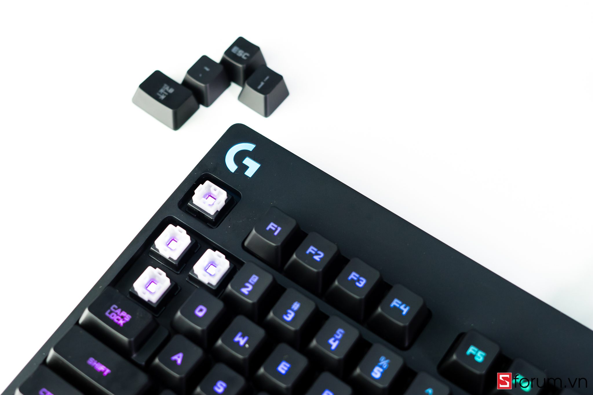 Đánh giá Logitech G Pro Keyboard: Thiết kế hiện đại, đèn RGB 16 triệu ...