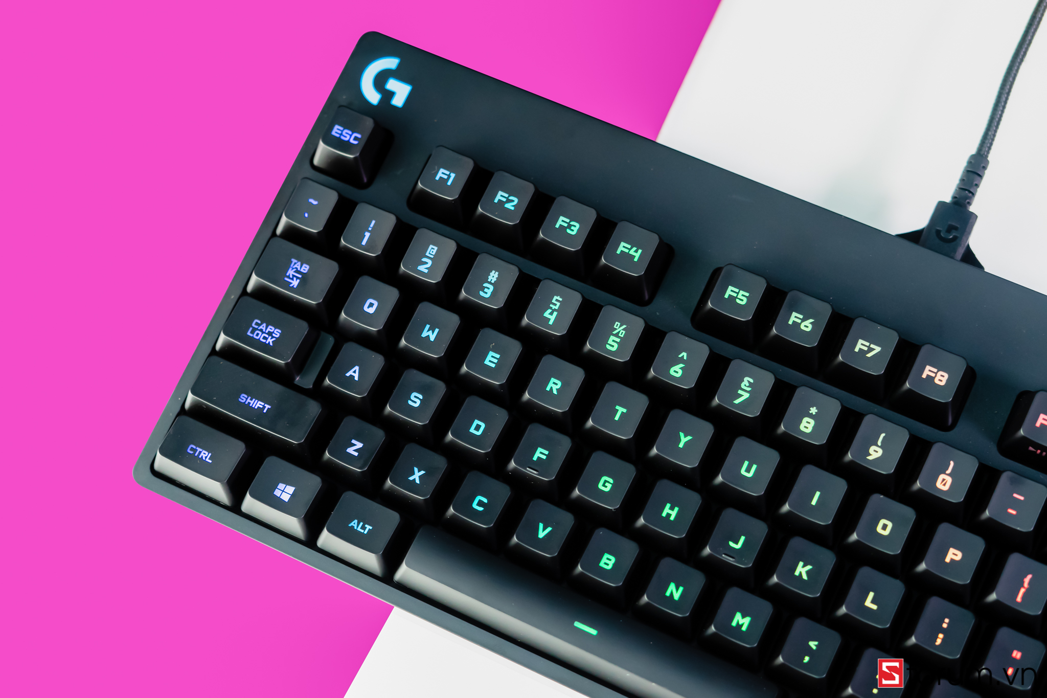 Đánh giá Logitech G Pro Keyboard: Thiết kế hiện đại, đèn RGB 16 triệu ...
