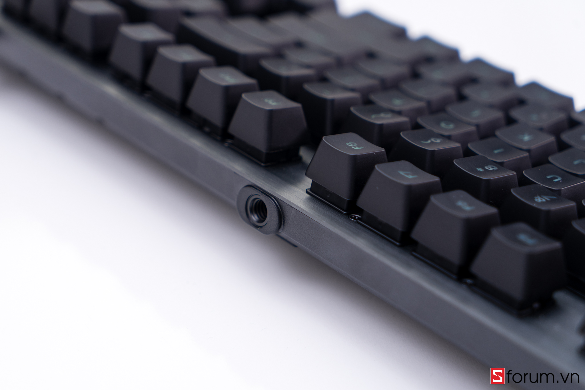 Đánh giá Logitech G512 Carbon: Kẻ tiên phong cho tham vọng chiếm lĩnh ...