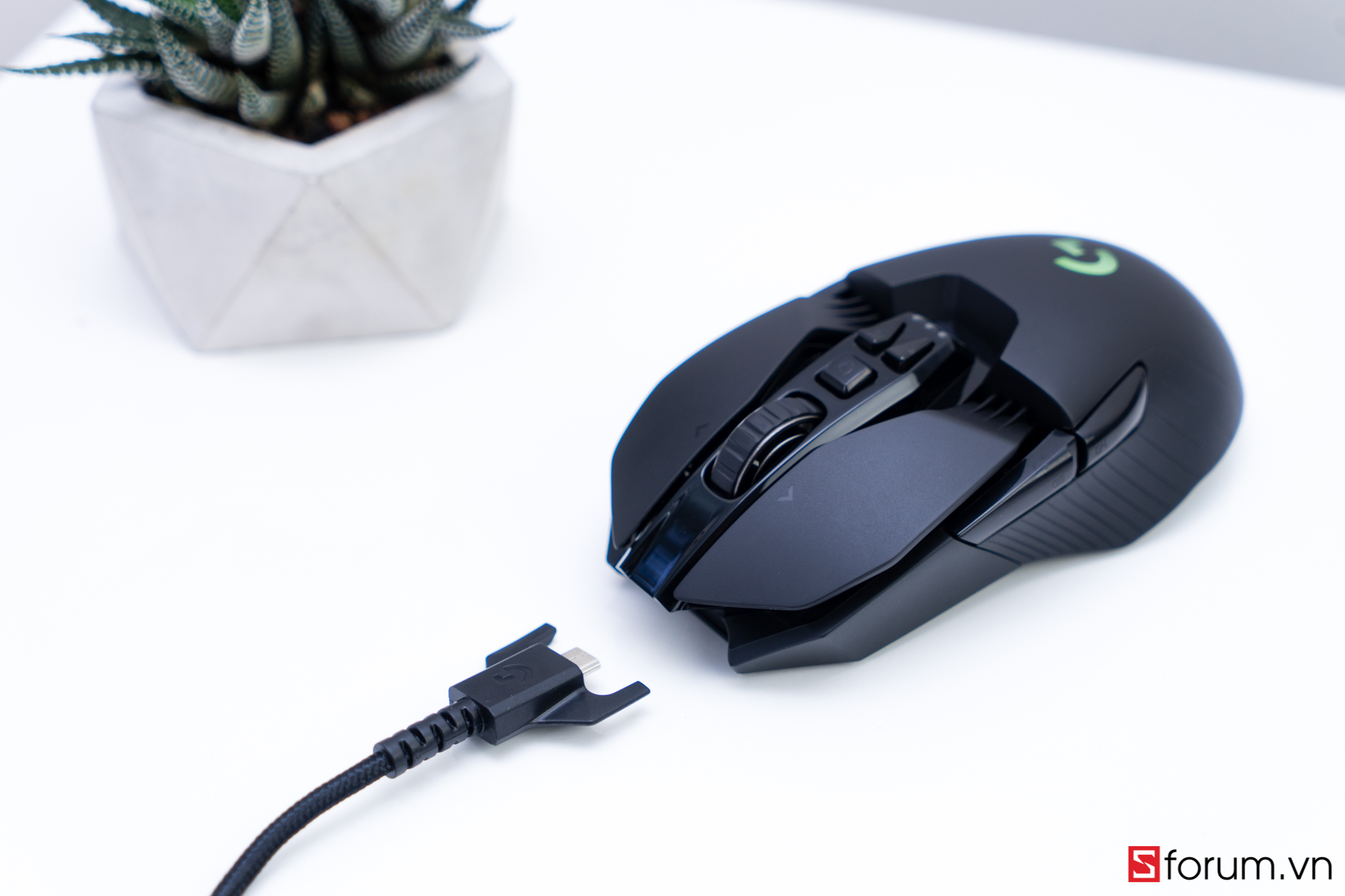 Đánh giá Logitech G903: Thà là đắt, nhưng xắt ra miếng