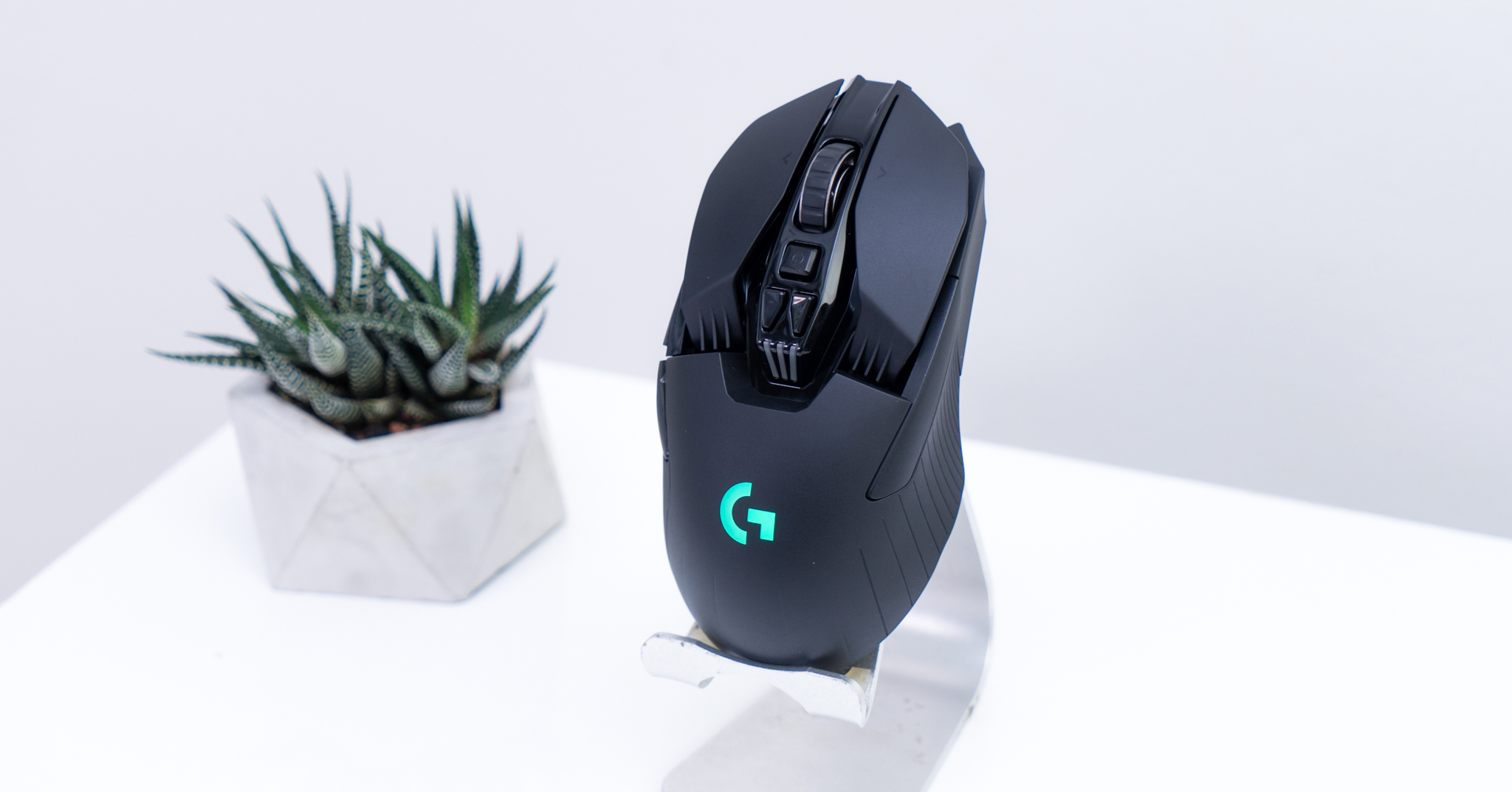 Đánh giá Logitech G903: Thà là đắt, nhưng xắt ra miếng