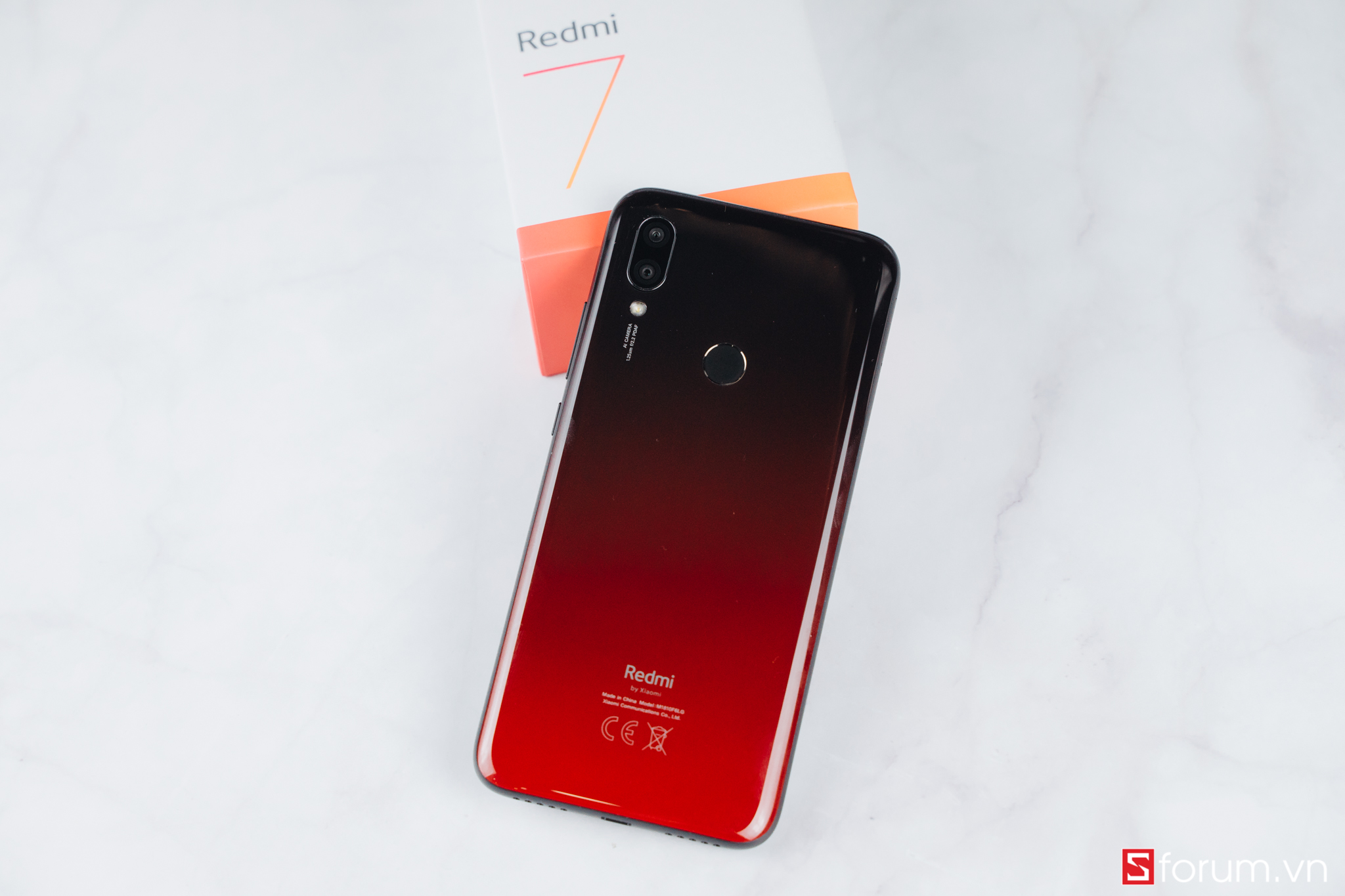 Mở hộp Redmi 7 chính hãng: Smartphone giá rẻ đáng sở hữu nhất hiện tại