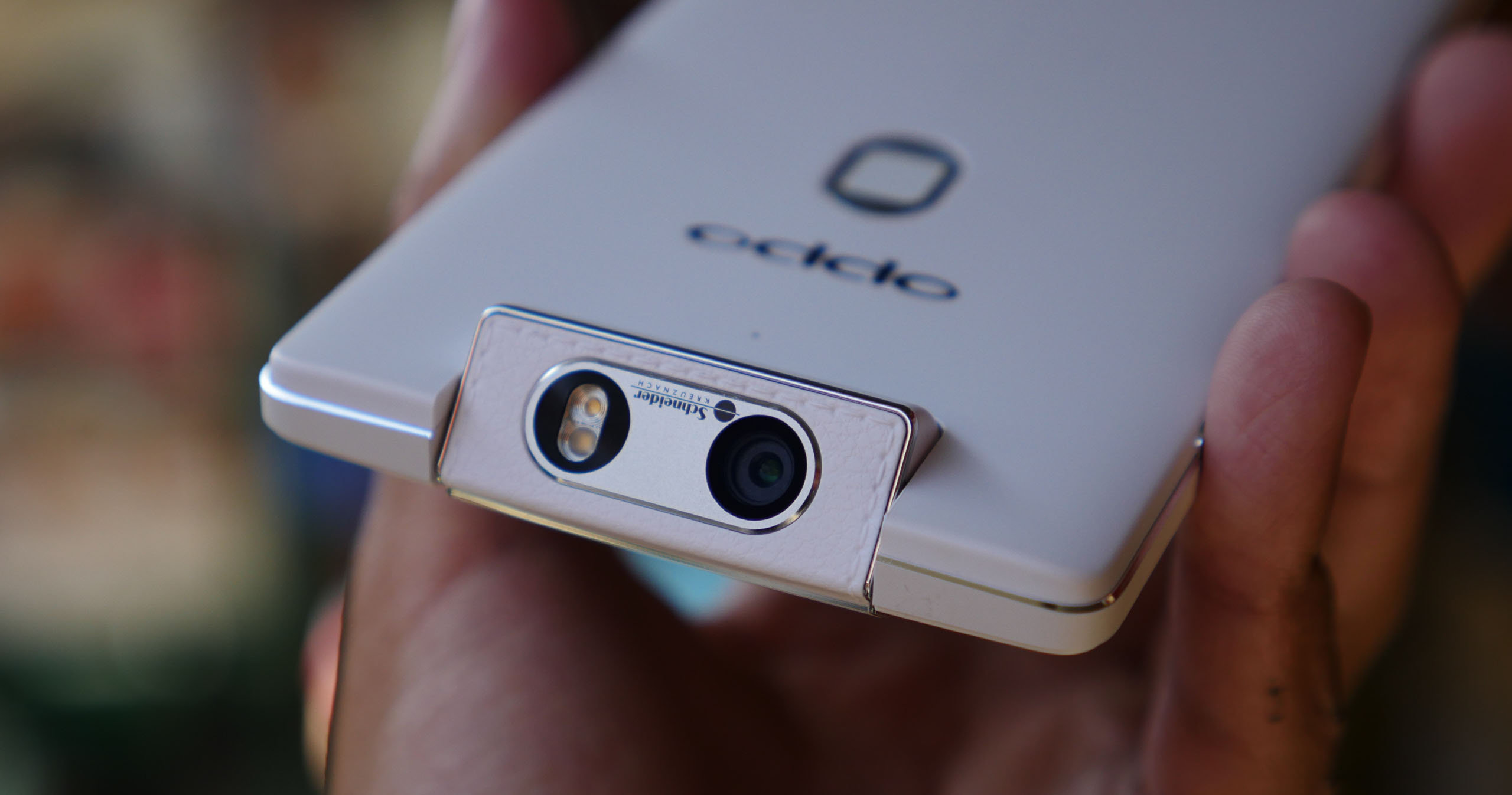 Lộ bằng chế của OPPO về một chiếc smartphone có cơ chế camera xoay