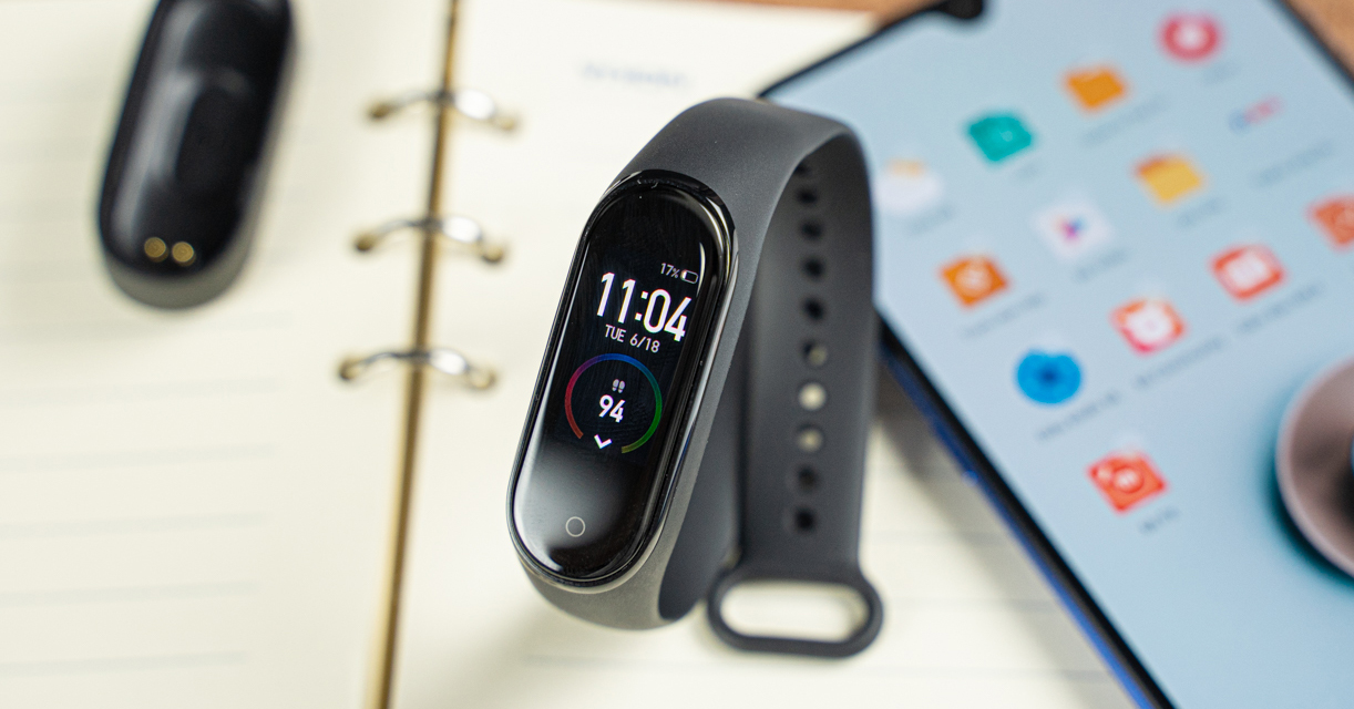 Trên tay Xiaomi Mi Band 4 tại VN: Bản nâng cấp toàn diện của Mi Band 3