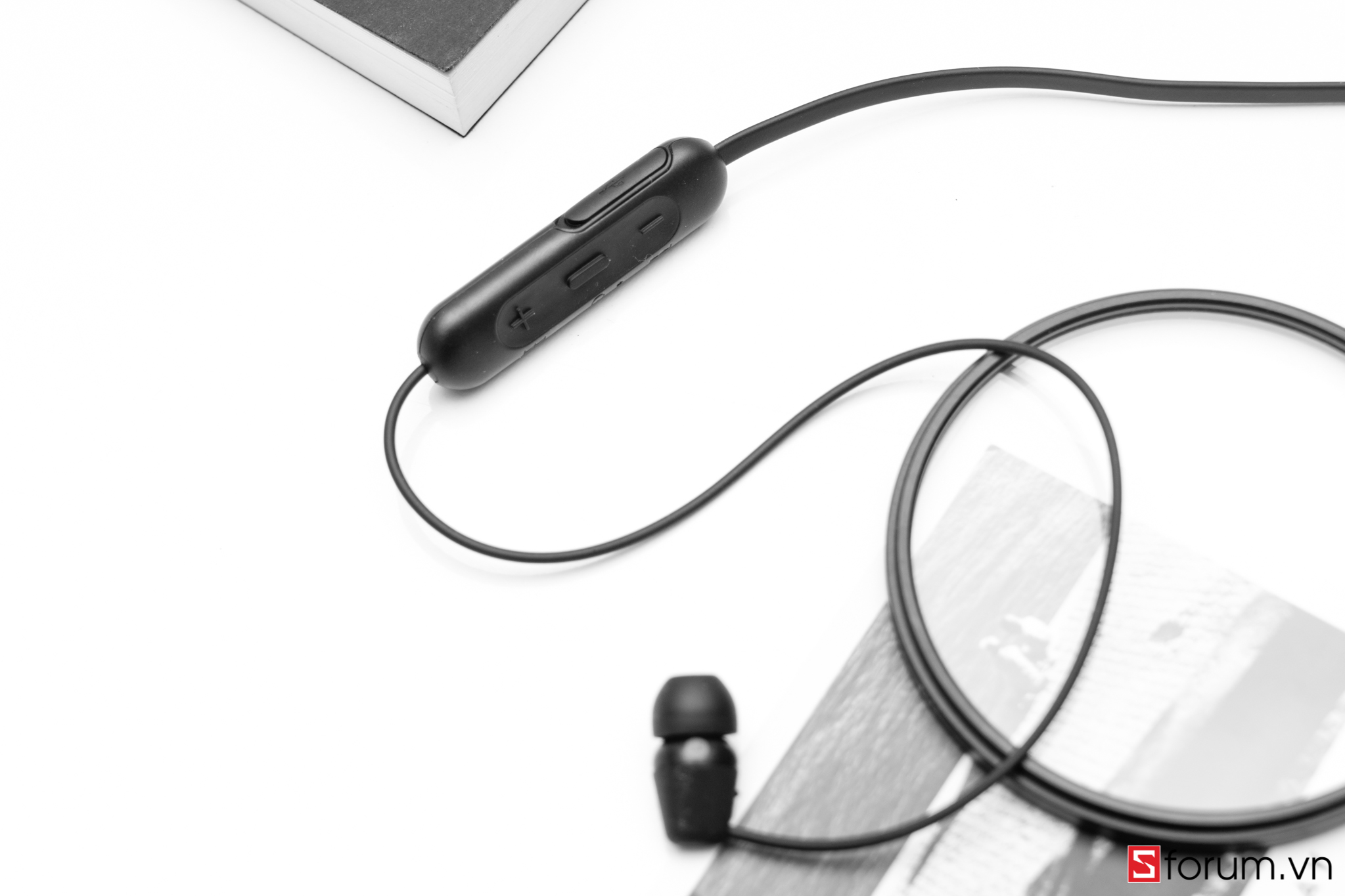 Trải nghiệm SONY WI-C200: Tai nghe bluetooth 5.0 | Sforum