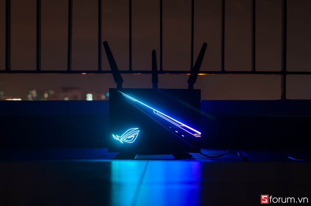 Trên tay router ASUS ROG Rapture GT-AC2900: Đèn LED huyền hảo, giá sẽ cao