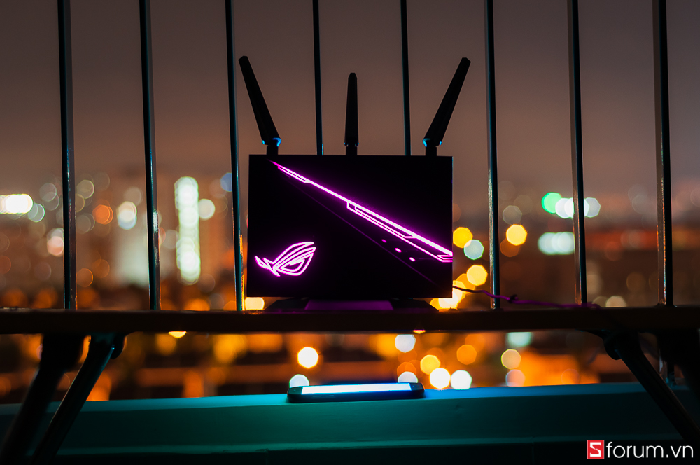 Trên tay router ASUS ROG Rapture GT-AC2900: Đèn LED huyền hảo, giá sẽ cao