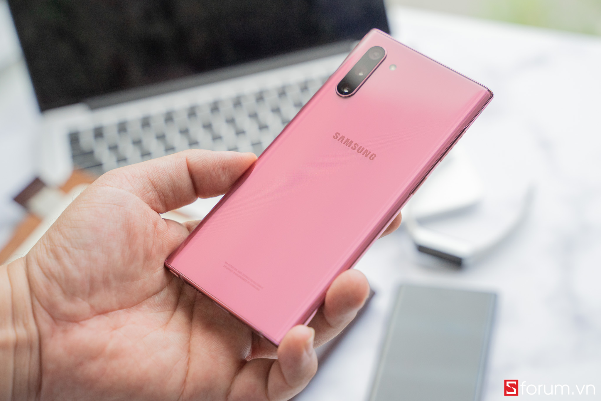 Mời Chiêm Ngưỡng Vẻ đẹp Sang Trọng Quý Phái Của Galaxy Note 10 Aura Pink
