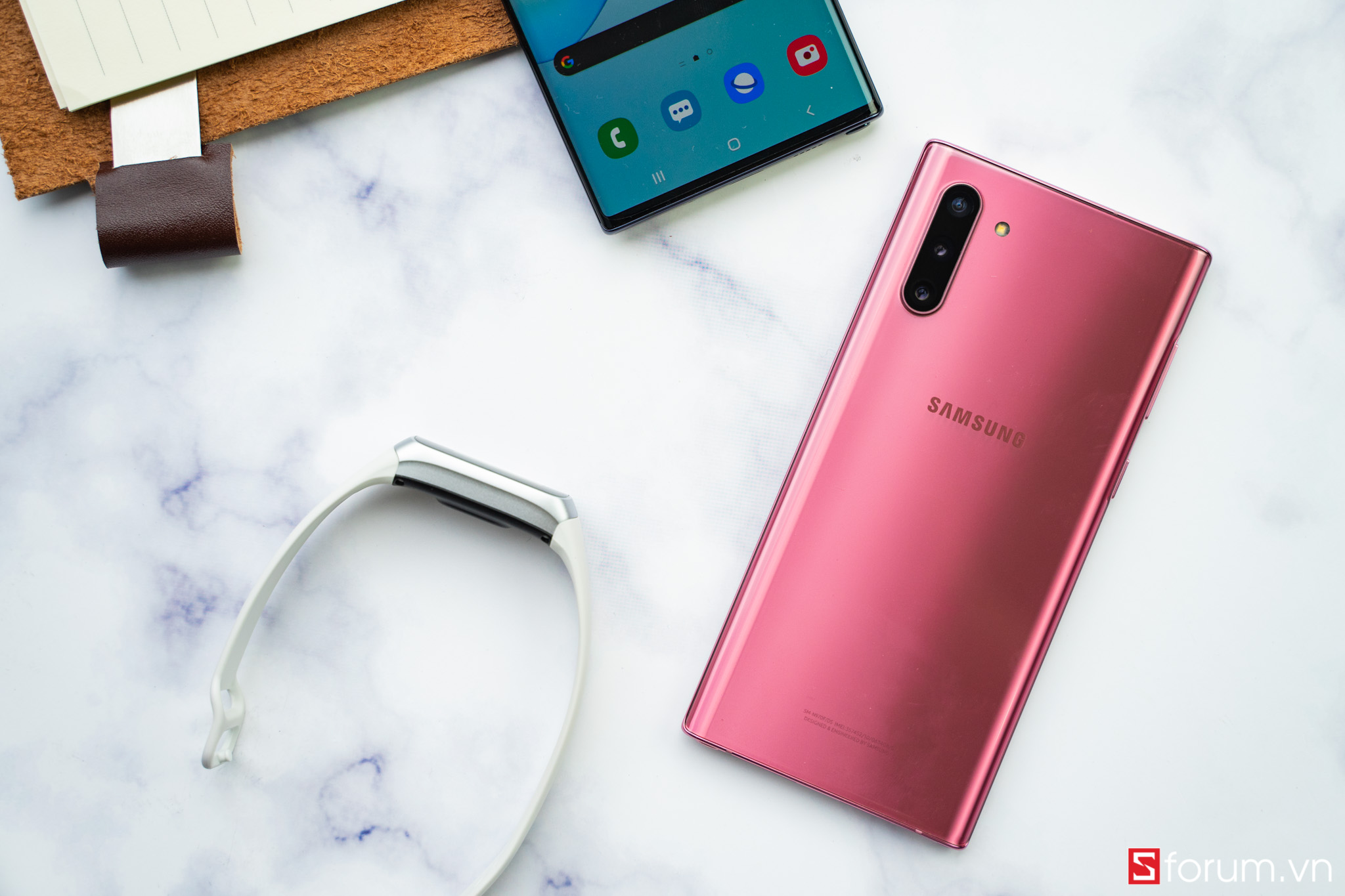 Mời chiêm ngưỡng vẻ đẹp sang trọng, quý phái của Galaxy Note 10 Aura Pink