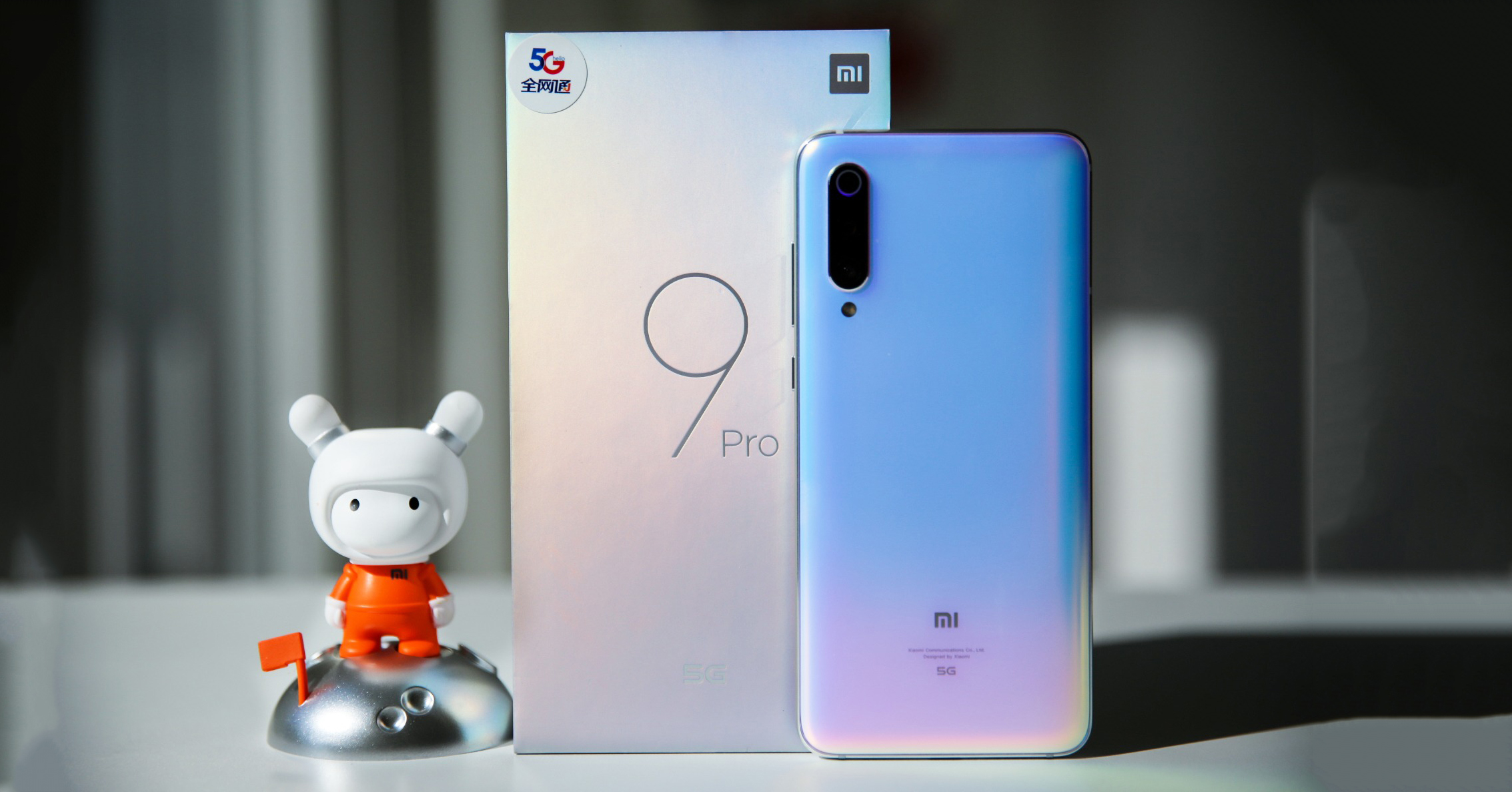 Xiaomi Mi 9 Pro 5G: Snapdragon 855+, giá từ 12.2 triệu