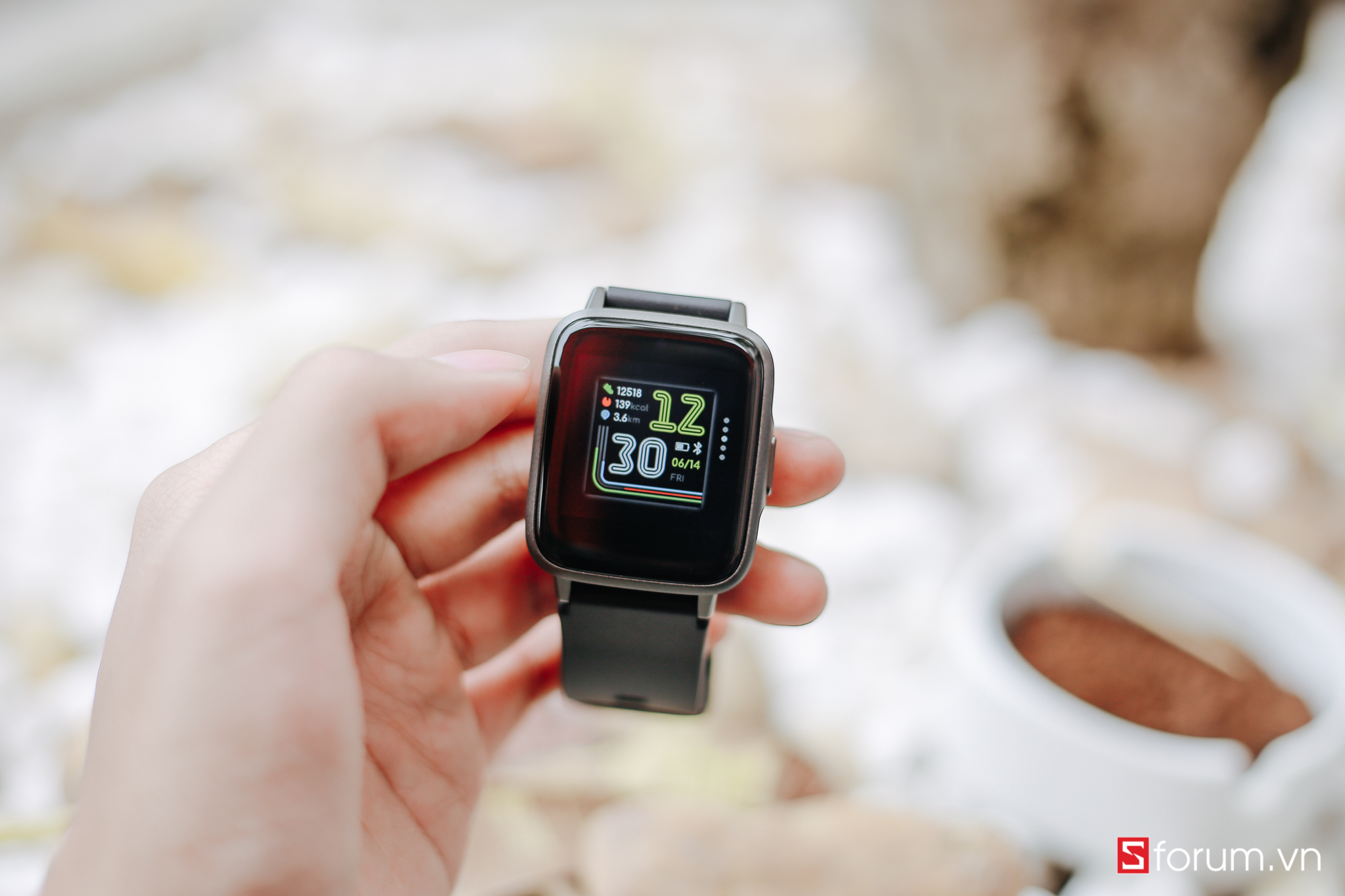 Trên tay Haylou LS01 tại VN: Thiết kế giống Apple Watch, giá siêu rẻ ...