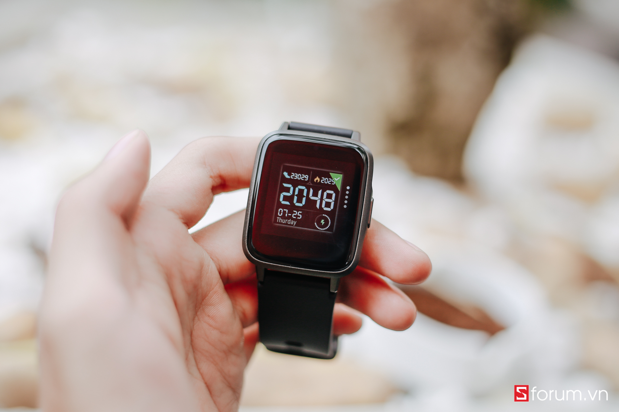 Trên tay Haylou LS01 tại VN: Thiết kế giống Apple Watch, giá siêu rẻ ...