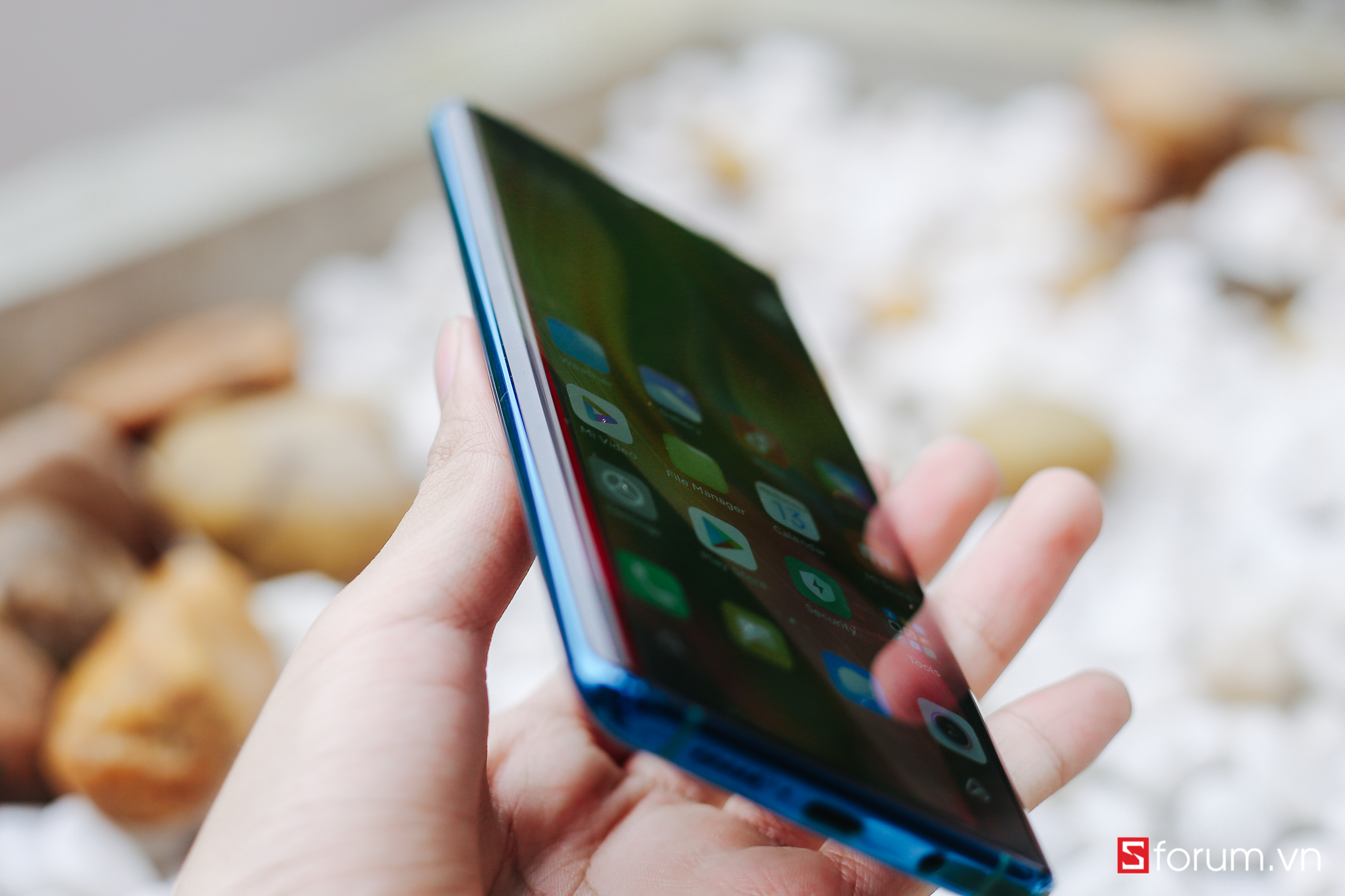 Trên tay Xiaomi Mi CC9 Pro tại VN: Màn hình "giọt nước", Snapdragon 730G, cụm 5 camera 108MP