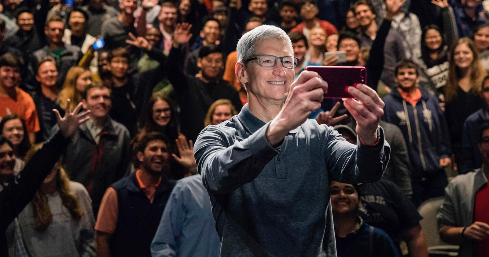 CEO Tim Cook: iPhone vẫn chưa trưởng thành, trong tương lai sẽ còn ...