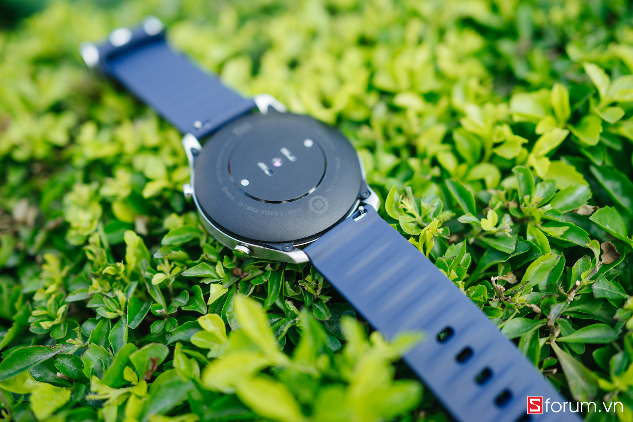 Cận cảnh Xiaomi Mi Watch Color tại VN: Phiên bản giá rẻ hơn của Mi Watch