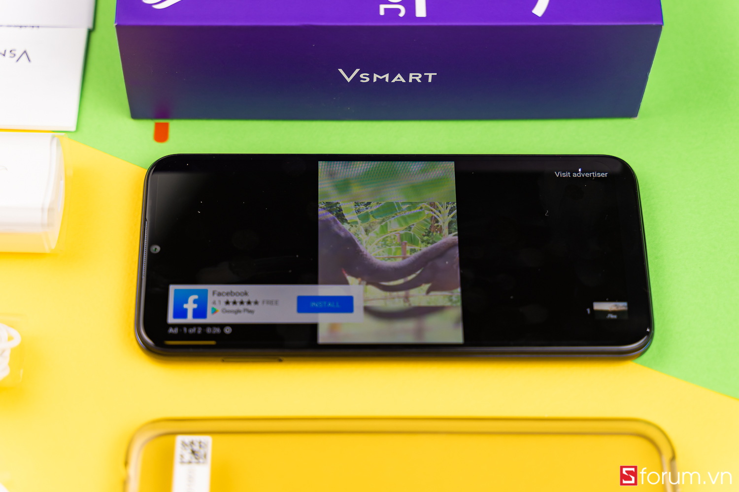 Trên tay Vsmart Joy 3: Máy khá nặng, màn hình lớn, pin 5,000 mAh có sạc ...
