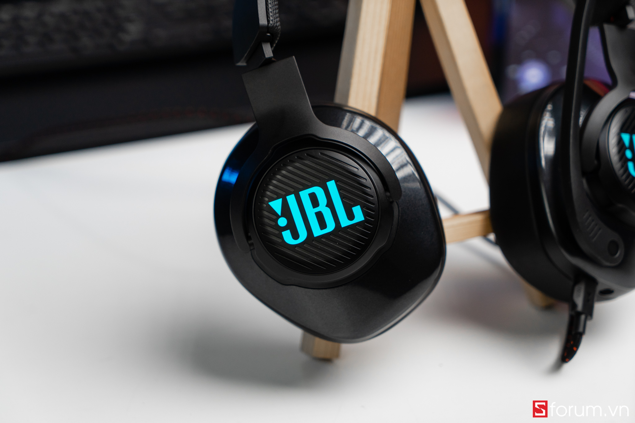 Đánh giá JBL Quantum 400: JBL đã nghiêm túc với thị trường tai nghe gaming?