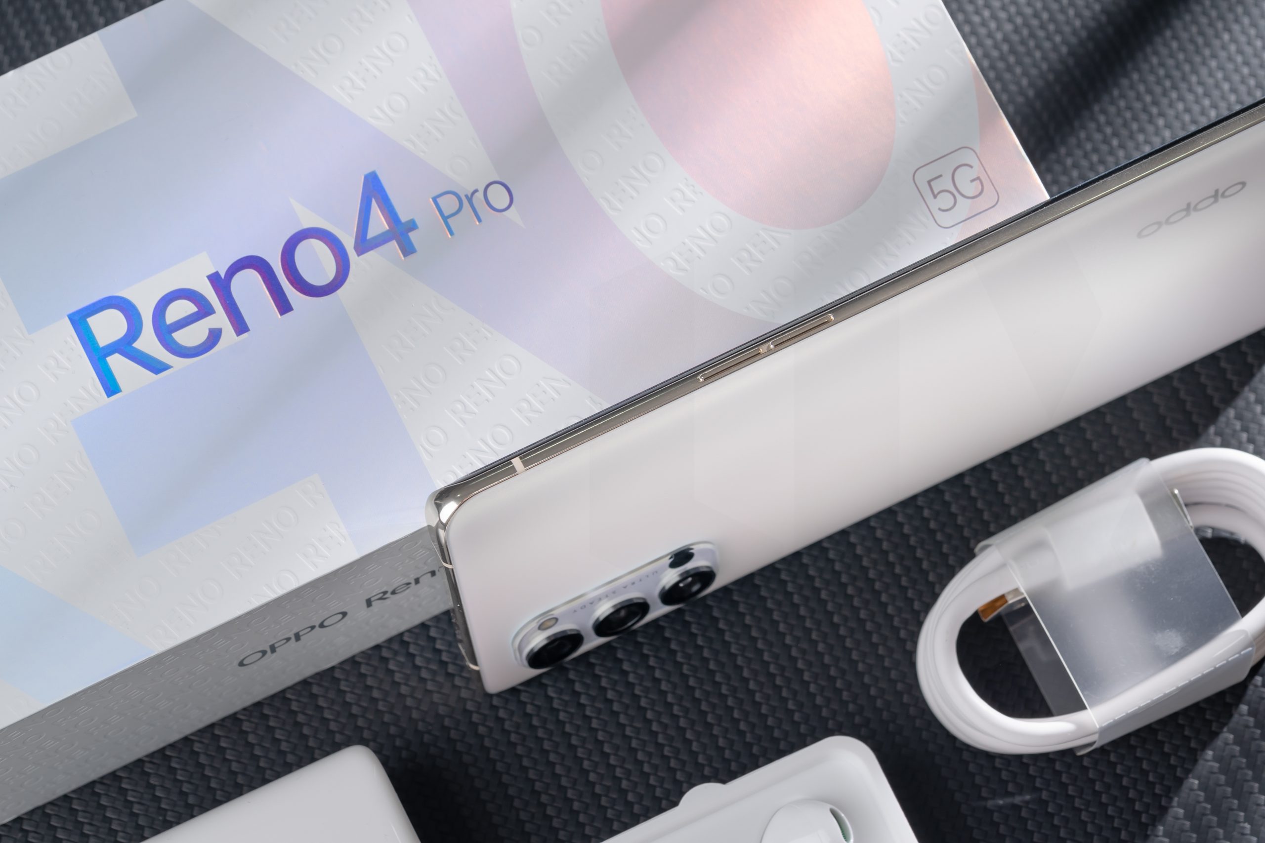 Cận cảnh OPPO Reno4 Pro vừa ra mắt: Hai màu Reno Glow mới, camera 48MP ...