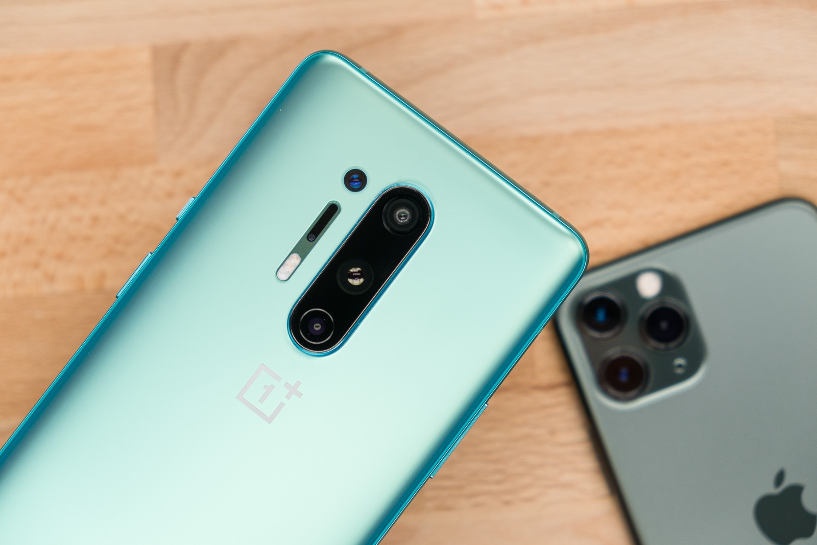Thiết kế và cấu hình của OnePlus 8 Pro vừa được xác nhận trong hình ảnh ...