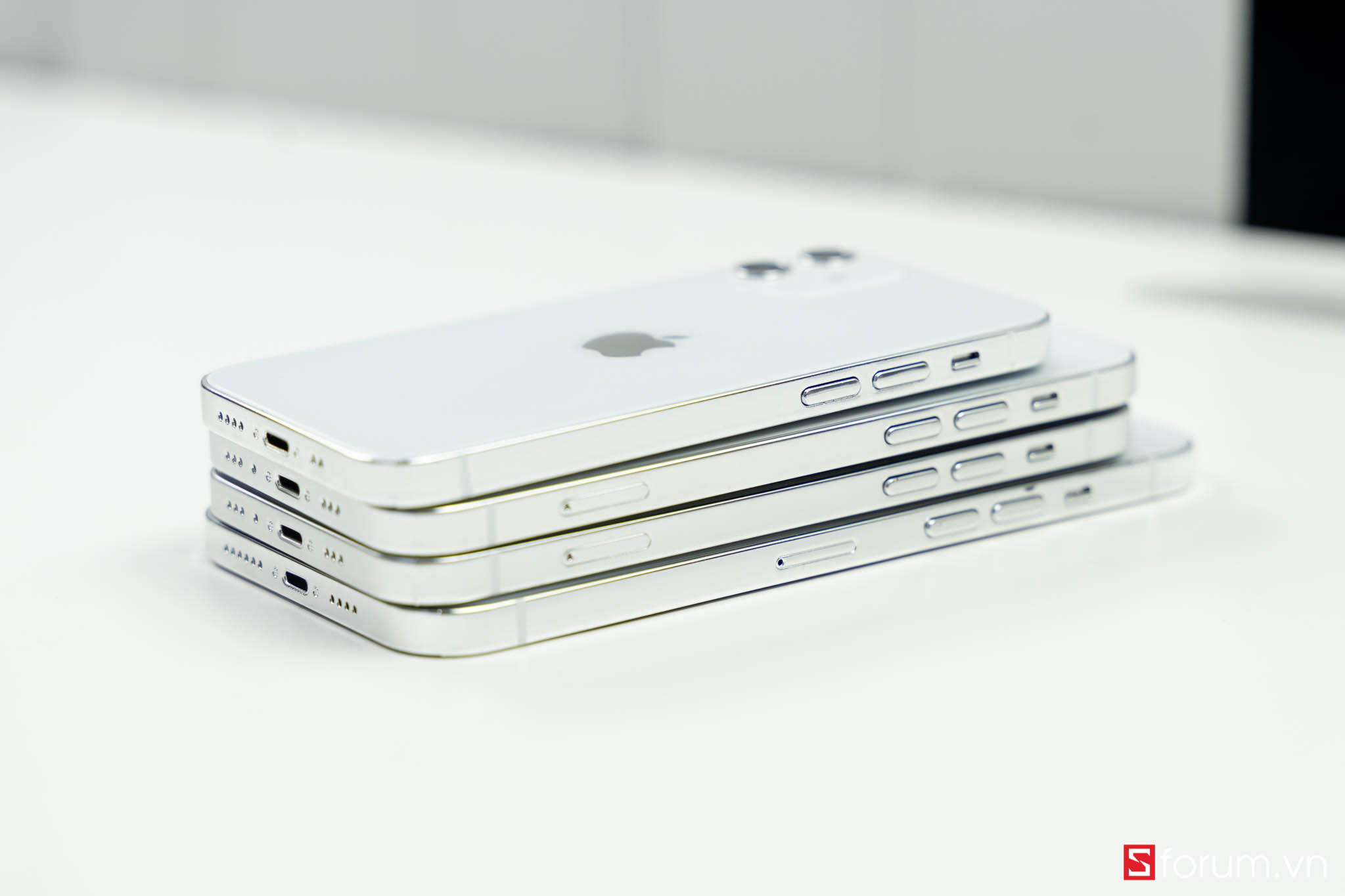 Cận cảnh 4 chiếc iPhone 12 | Plus (Max) | Pro | Pro Max