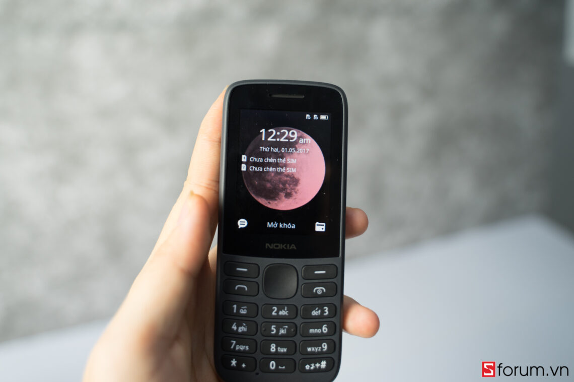 Đánh giá Nokia 215 4G: Kết nối LTE, đa dạng trò chơi