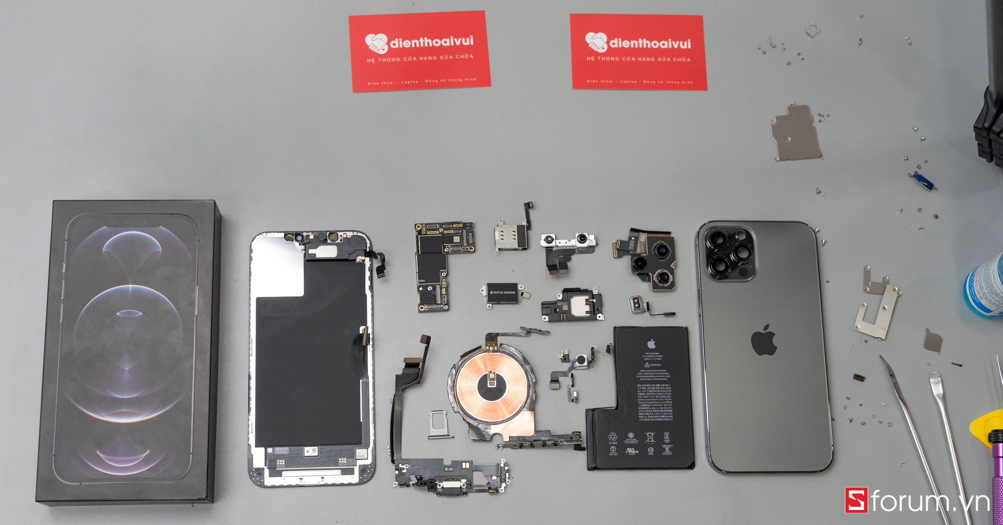 [Video] Tháo tung iPhone 12 Pro Max: Sẽ là rất tốn kém nếu bạn vô tình ...