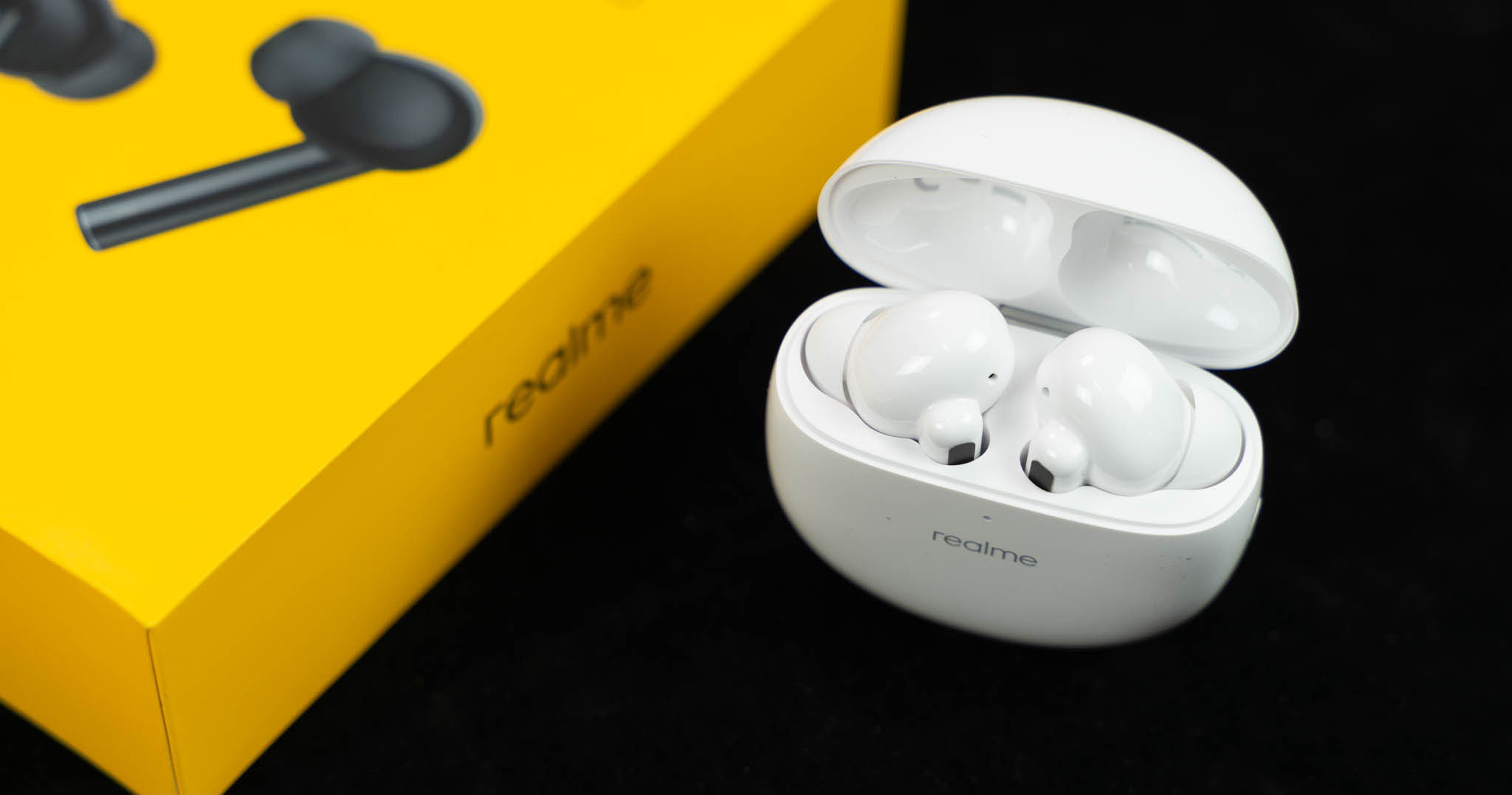 Mở hộp và trải nghiệm nhanh Realme Buds Air Pro: Thiết kế “tựa” AirPods ...