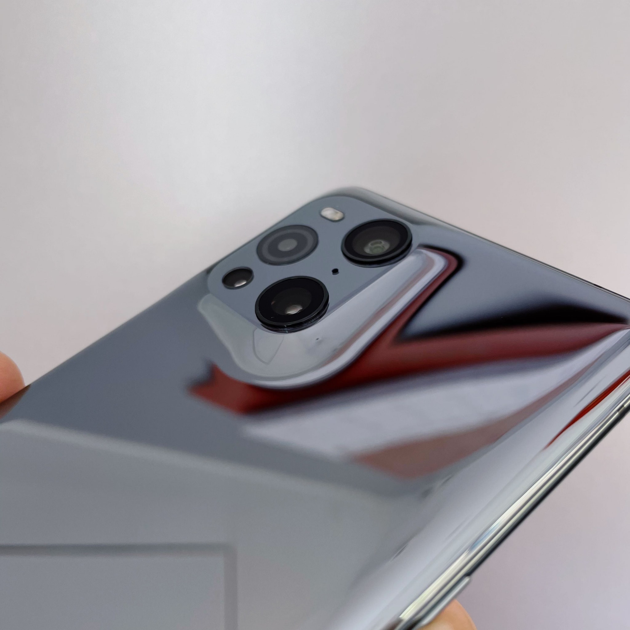 OPPO Find X3 lộ ảnh thực tế chi tiết trước giờ G