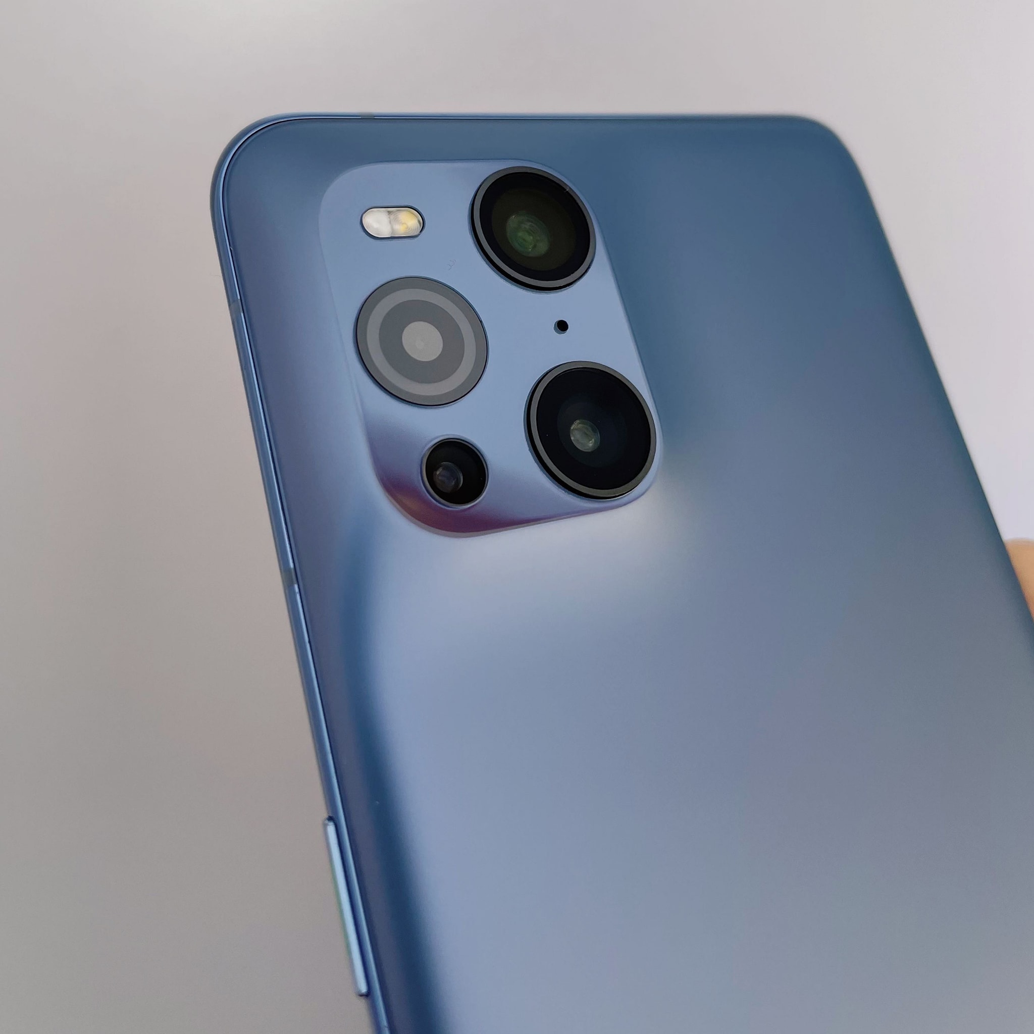 OPPO Find X3 lộ ảnh thực tế chi tiết trước giờ G