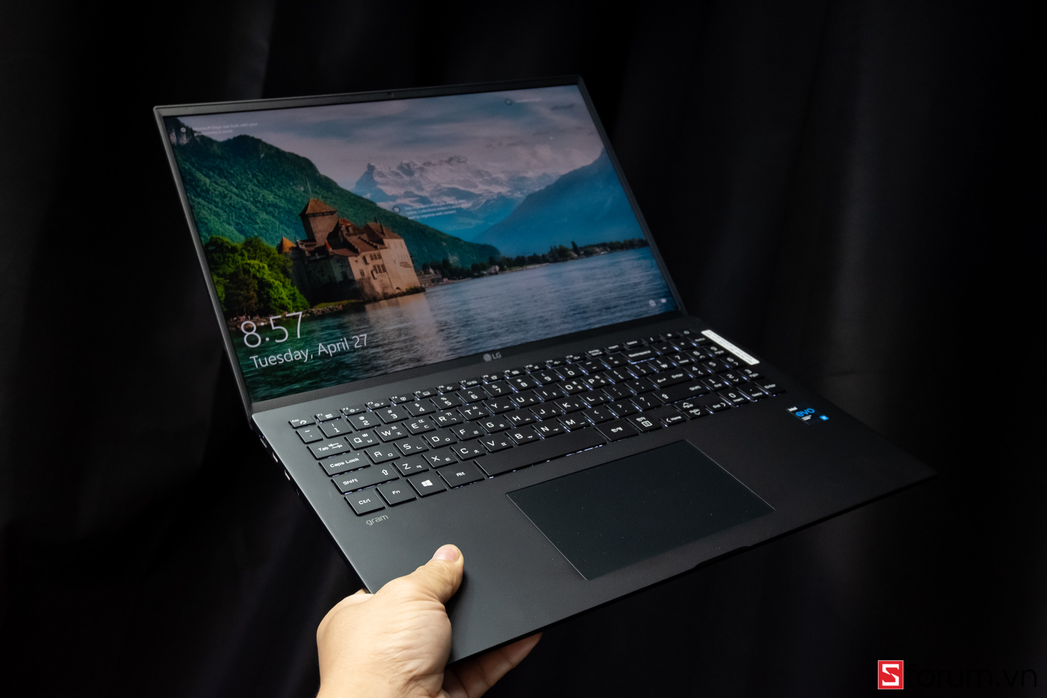 Trên tay và đánh giá nhanh LG Gram 16 inch 2021: Màn hình 16:10 siêu ...