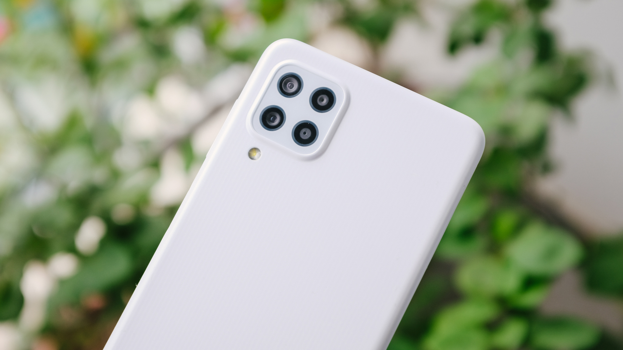 Trên tay Galaxy M22: Thiết kế, cấu hình giống Galaxy A22 LTE nhưng nâng ...