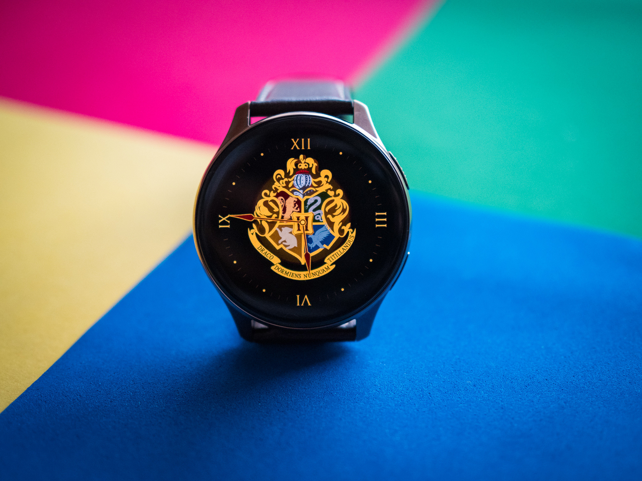Đây là OnePlus Watch phiên bản Harry Potter đặc biệt dành cho ...