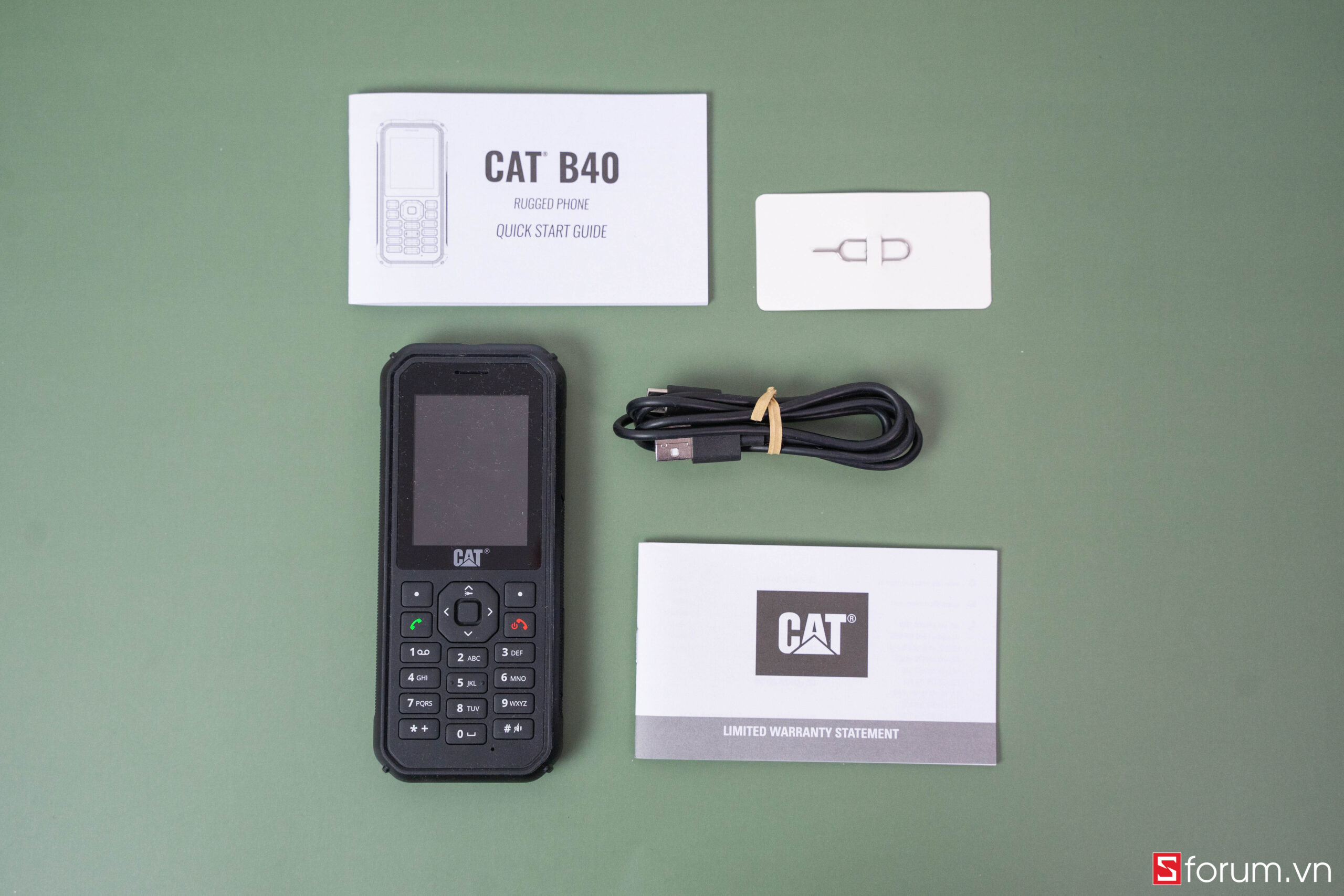 Trên tay Cat B40 sau thử thách tạt lon: Thiết kế "hầm hố", chất liệu ...