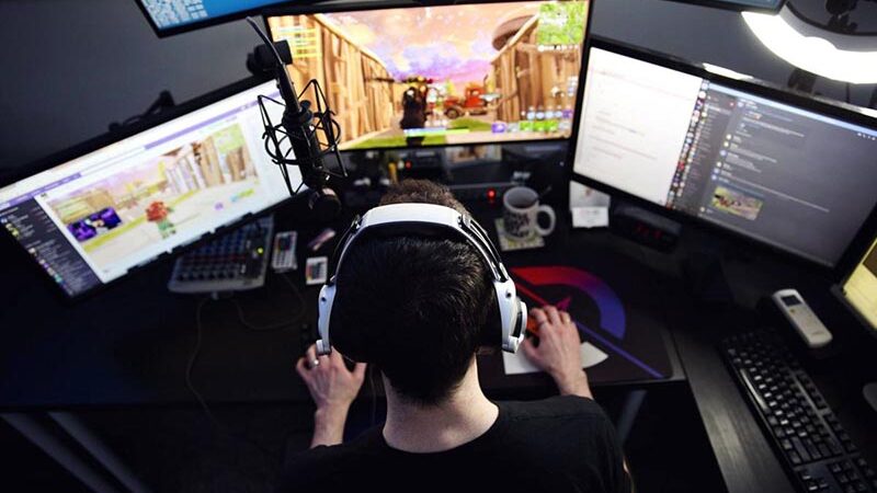 Stream là gì? Tìm hiểu khái niệm Stream live, Streamer