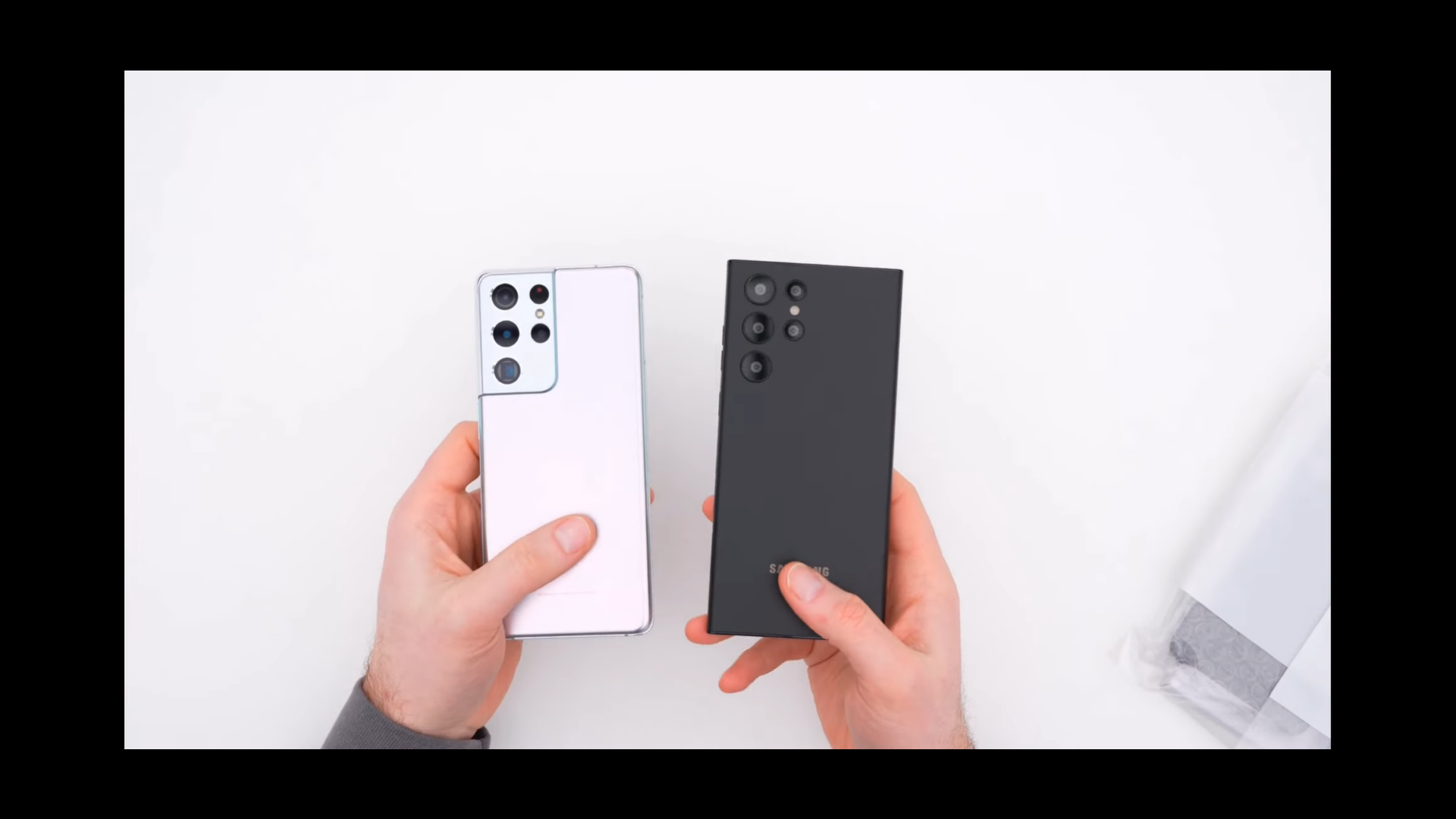 Bộ ba flagship Galaxy S22 lộ diện rõ nét trong video mở hộp