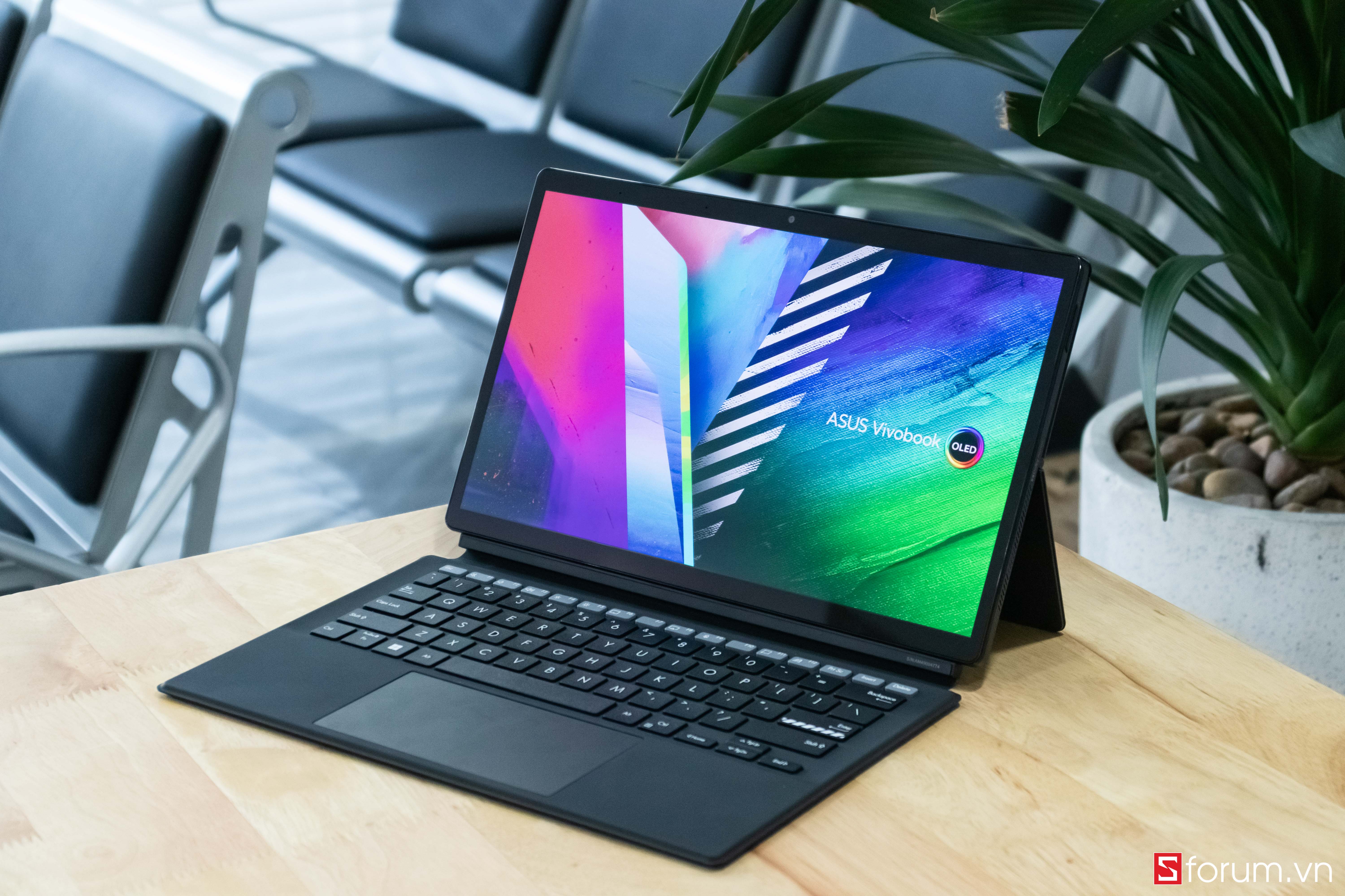 Trên tay và trải nghiệm nhanh Asus Vivobook 13 Slate: Mỏng nhẹ, thiết ...