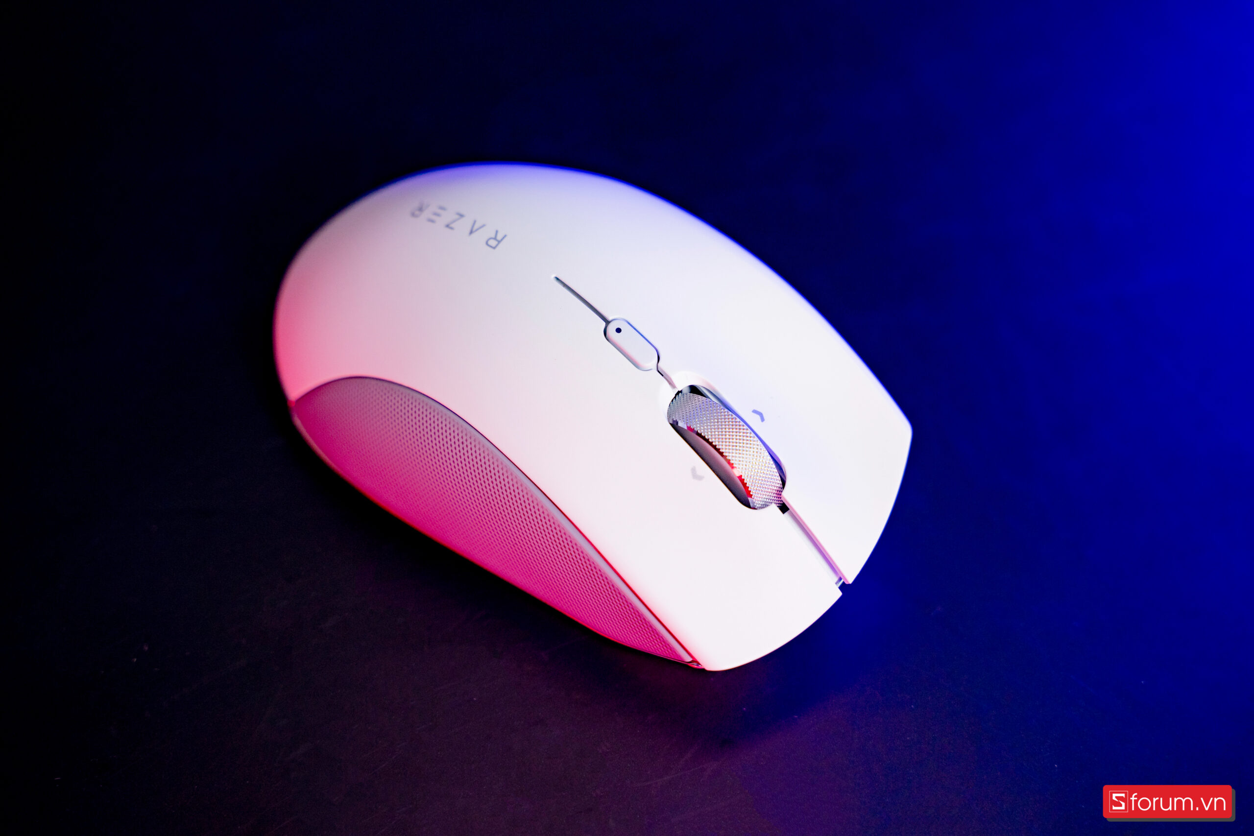 Trên tay chuột không dây Razer Pro Click Humanscale: Thiết kế công thái ...