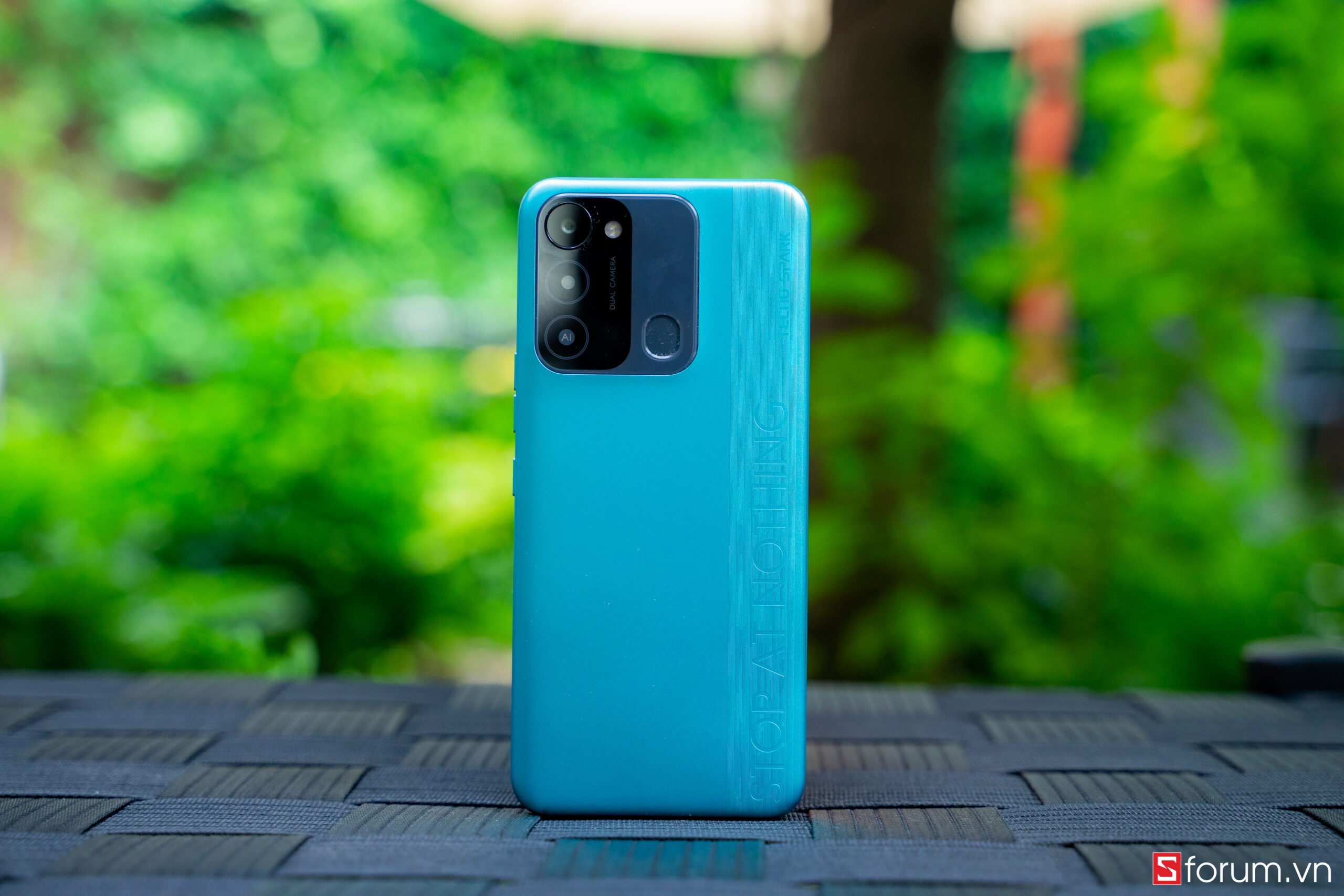 Trên tay Tecno Spark 8C ngon, bổ, rẻ: Chưa tới 3 triệu nhưng có màn 90Hz, pin 5000mAh "tẹc ga ...