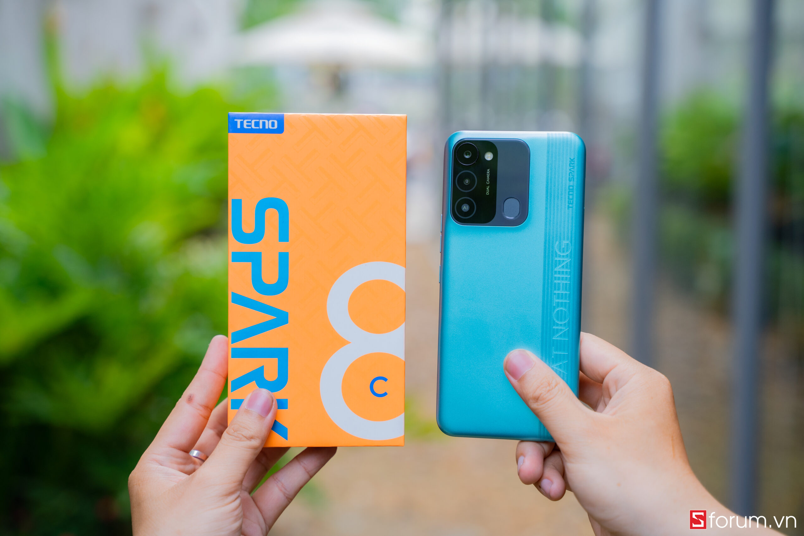 Trên tay Tecno Spark 8C ngon, bổ, rẻ: Chưa tới 3 triệu nhưng có màn ...